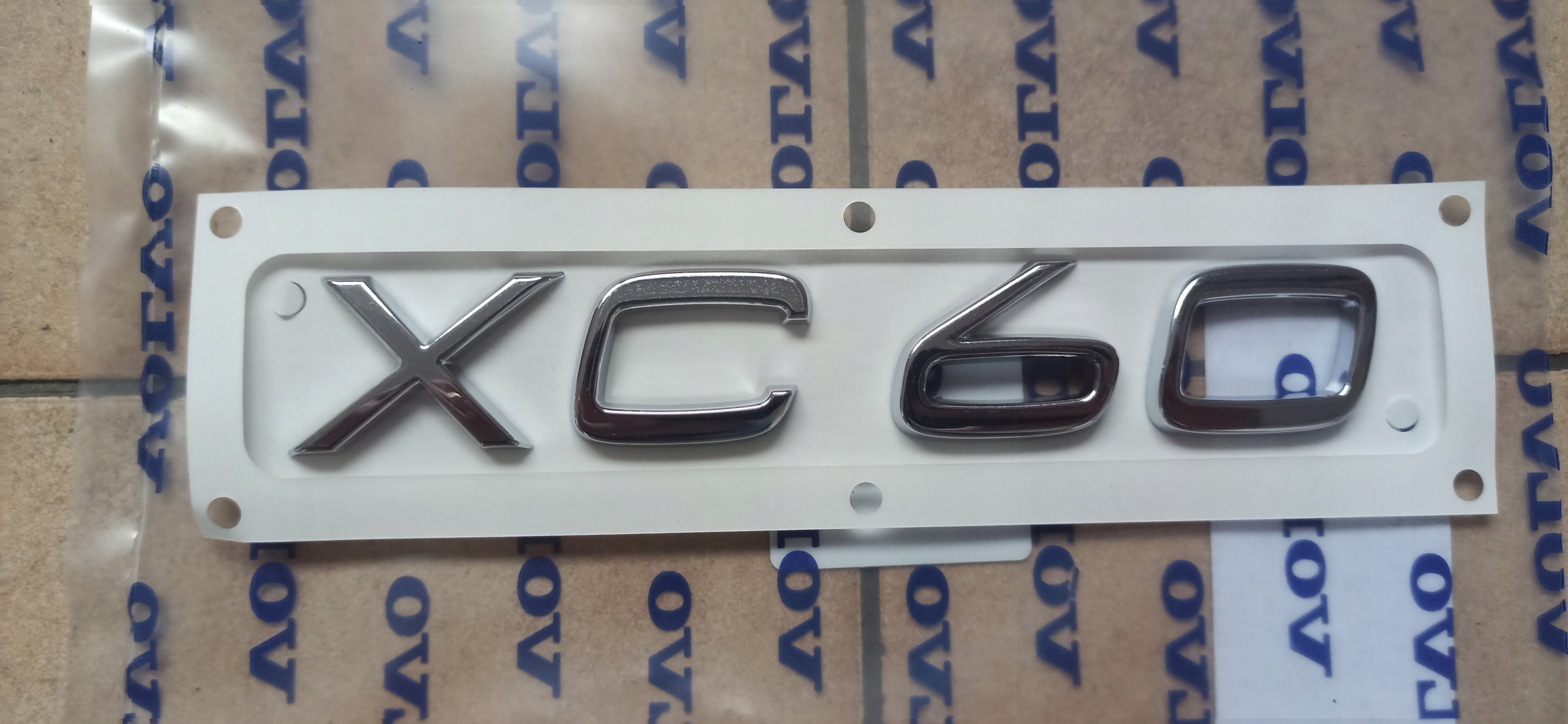 VOLVO XC60 emblemat na tylna klape 31333640 OE 0731093040627 za 199 ...