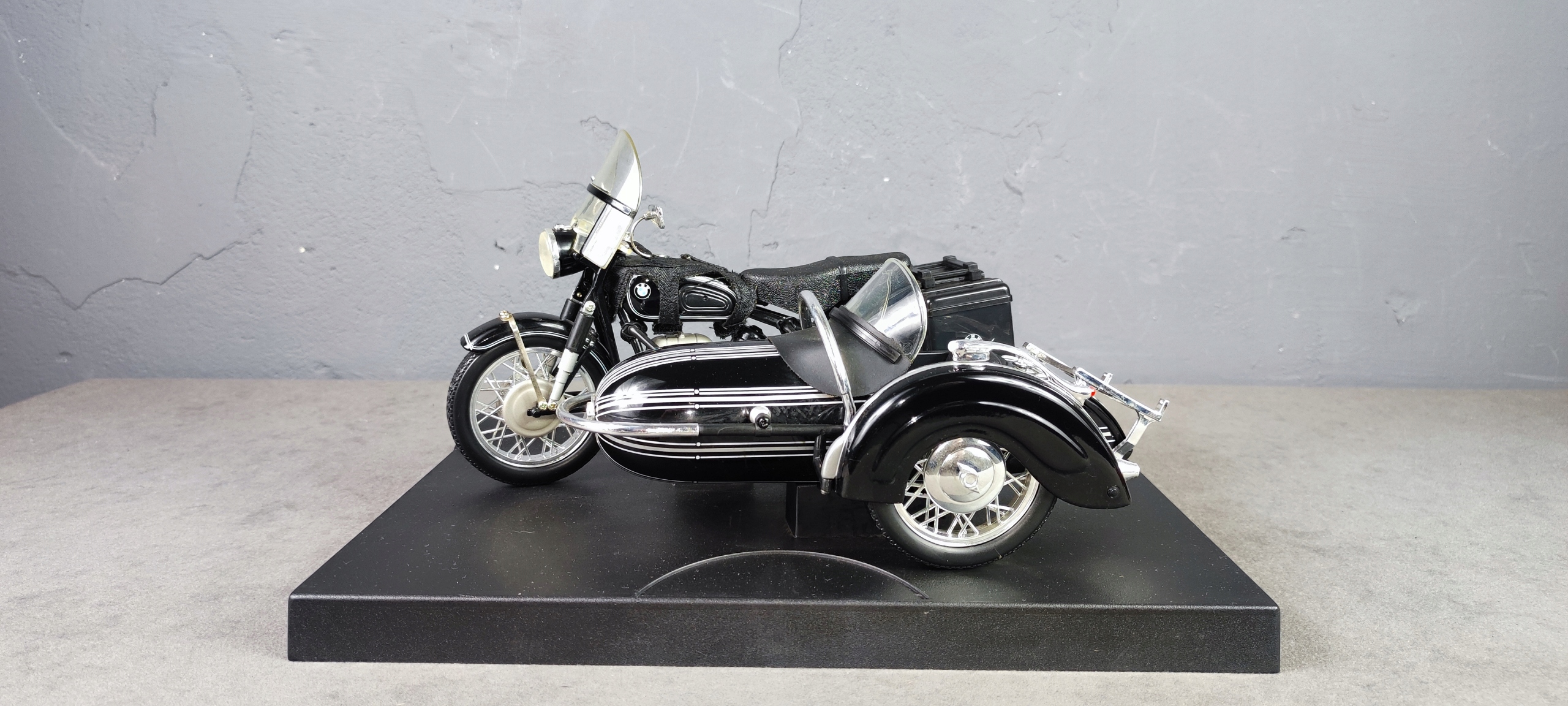 TOOTSIETOY BMW R60 z koszem bocznym 1960 Metal /Plastik skala 1:10 # ...