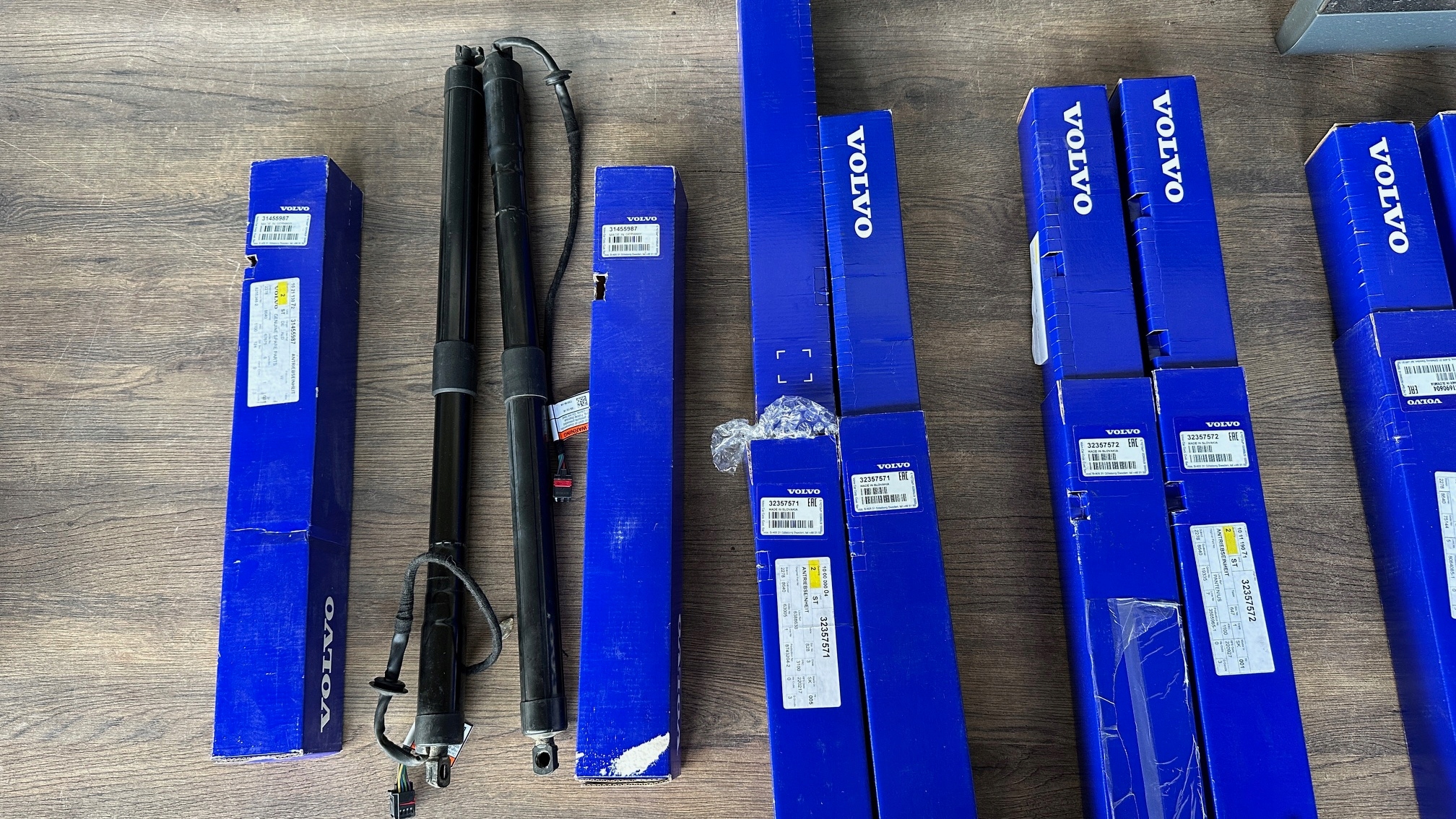 VOLVO XC60 II ELEKTRYCZNY SIŁOWNIK KLAPY BAGAZNIKA 2017-2024 31455987 ...