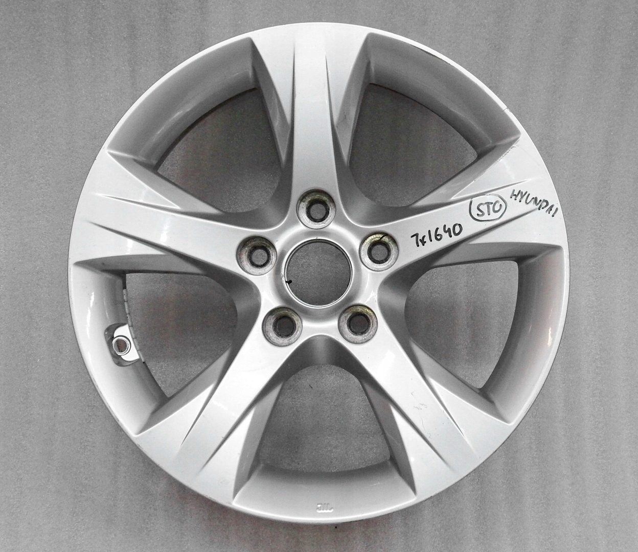 Felga aluminiowa Hyundai OE 52910-3Z100 7.0" x 16" 5x114.3 ET 40 za 450 ...