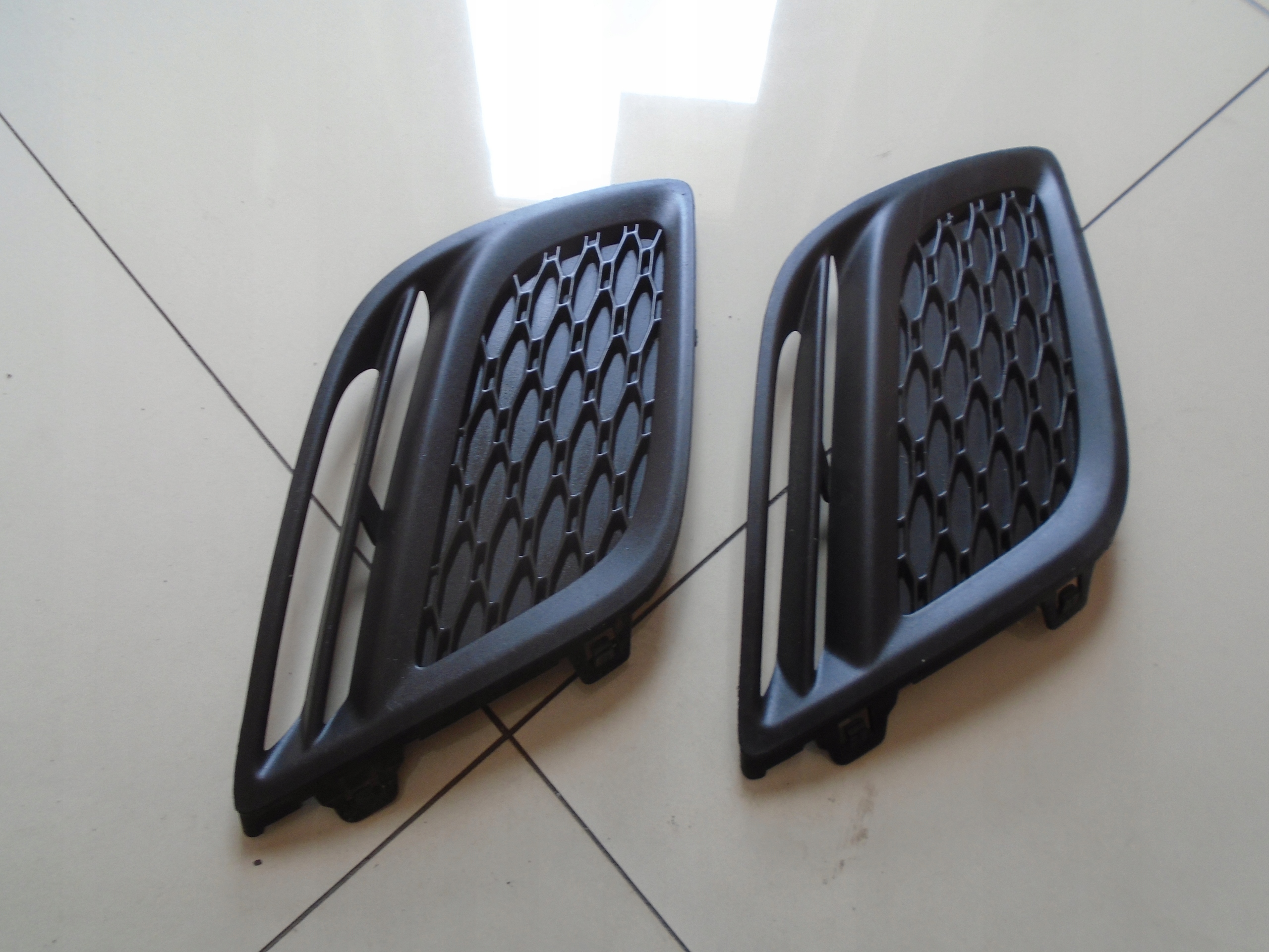 VOLVO XC60 PRAWA KRATKA ZDERZAKA 31290658 za 100 zł z Lutocin - Allegro ...