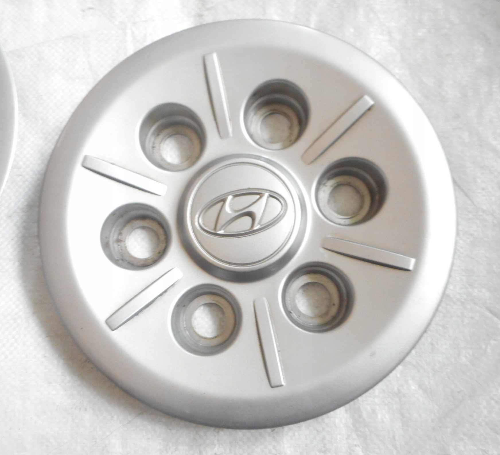 Dekielek Hyundai OE Hyundai 52960-4H000 za 45.00PLN z Małomice ...