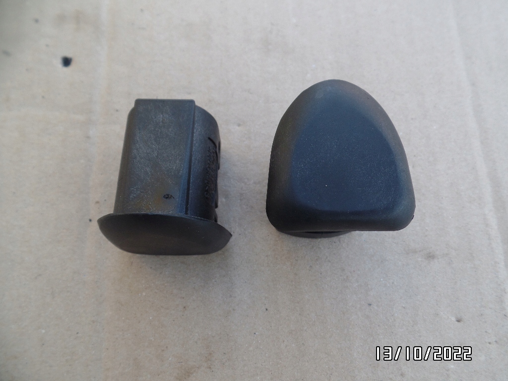 ZAŚLEPKA KLAMKI DRZWI AUDI A4 B9 8W0837167 8W0837167 za 15 zł z RYDZYNA ...