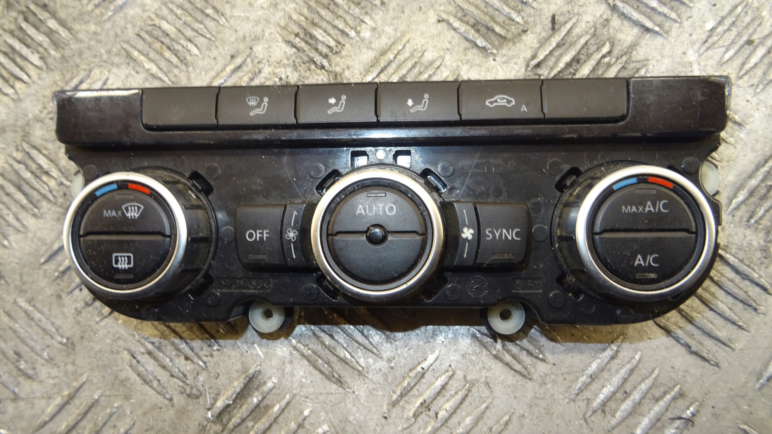 PANEL KLIMATYZACJI 3AA907044BA - VW PASSAT B7 CC za 199.00PLN z ...