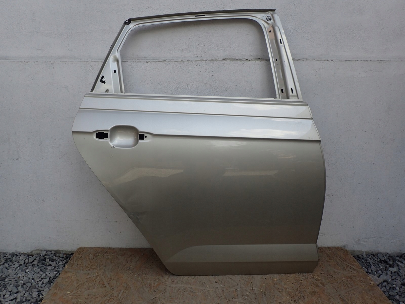 DRZWI PRAWY TYŁ PRAWE TYLNE VW POLO 2G 6 VI 2017- za 350.00PLN z JASIENICA - Allegro - (14059074424)