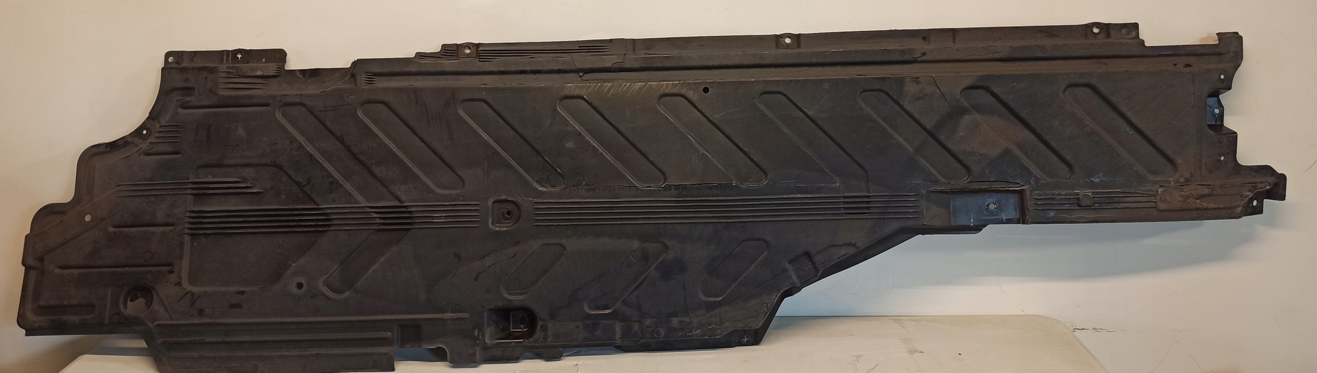 Mercedes-Benz OE A2136806407 osłona podłogi za 99.00PLN z Bielawa ...