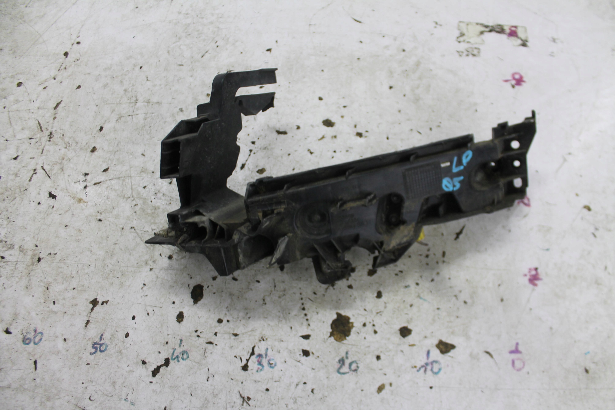 ŚLIZG MOCOWANIE LAMPY LEWY PRZÓD 8R0805607 AUDI Q5 8R 08-12 • Cena ...