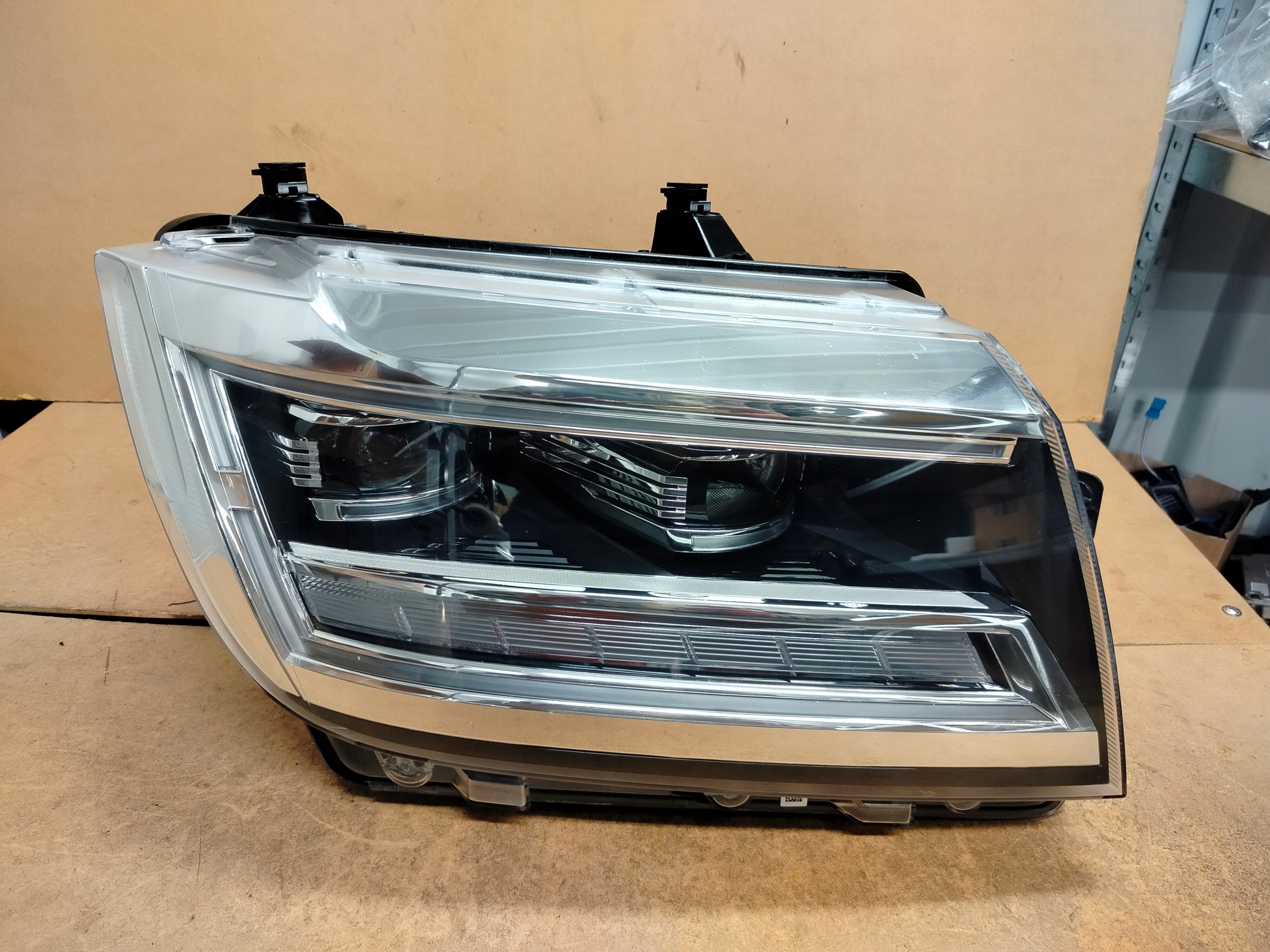 VW Crafter II Full Led lampa prawa za 1700.00PLN z Ostrów Wielkopolski ...