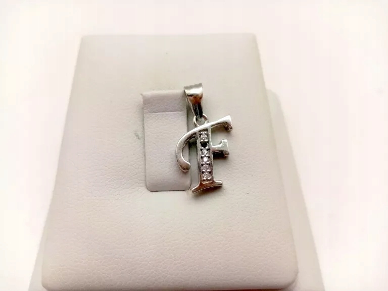 SREBRNA ZAWIESZKA 925 LITERKA F 1,07G (9003149737722) • Cena, Opinie • Wisiorki 13002280411 ...