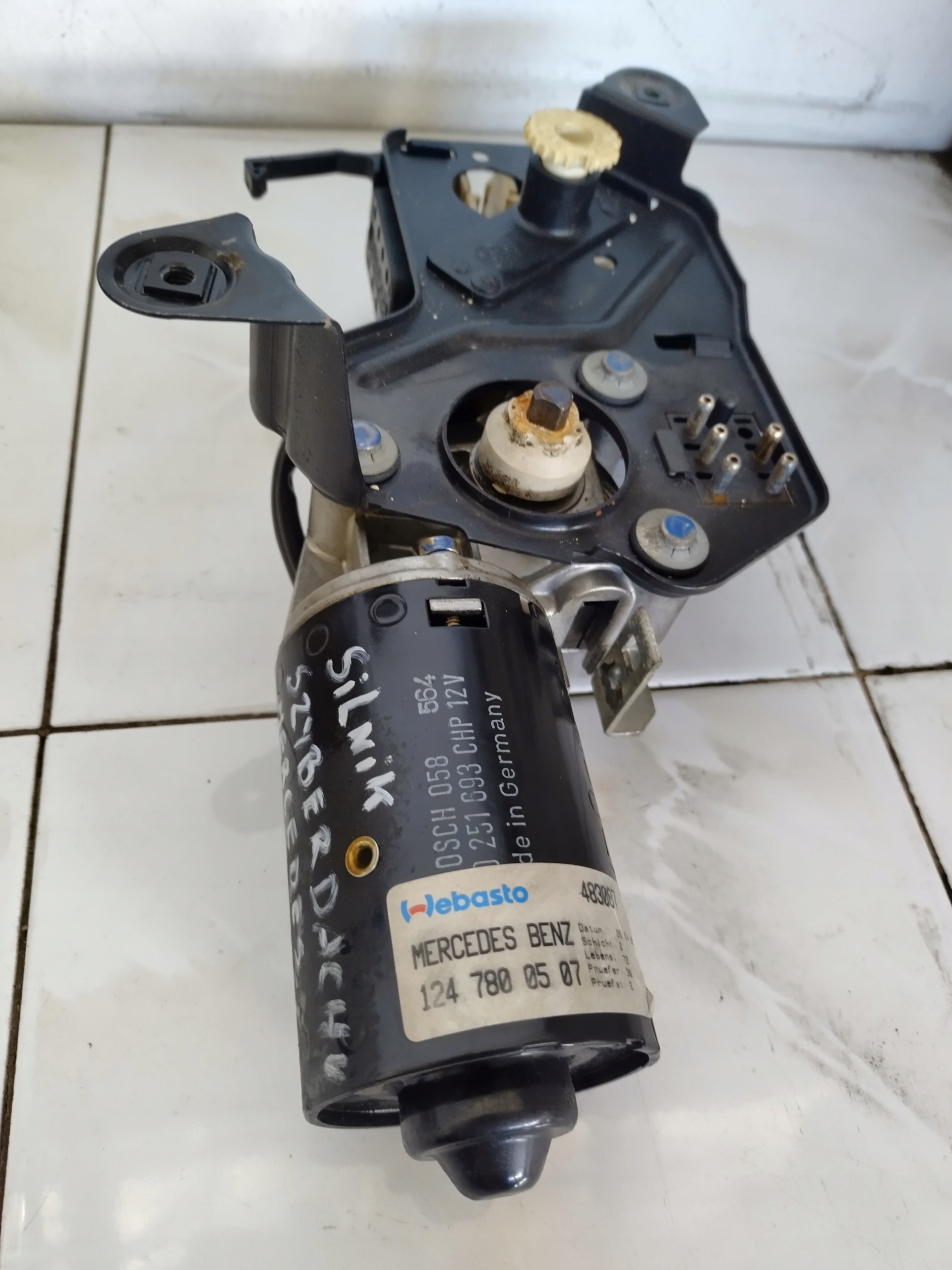 SILNICZEK NAPĘD SZYBERDACHU MERCEDES W124 KOMBI 1248210047 1247800507 ...