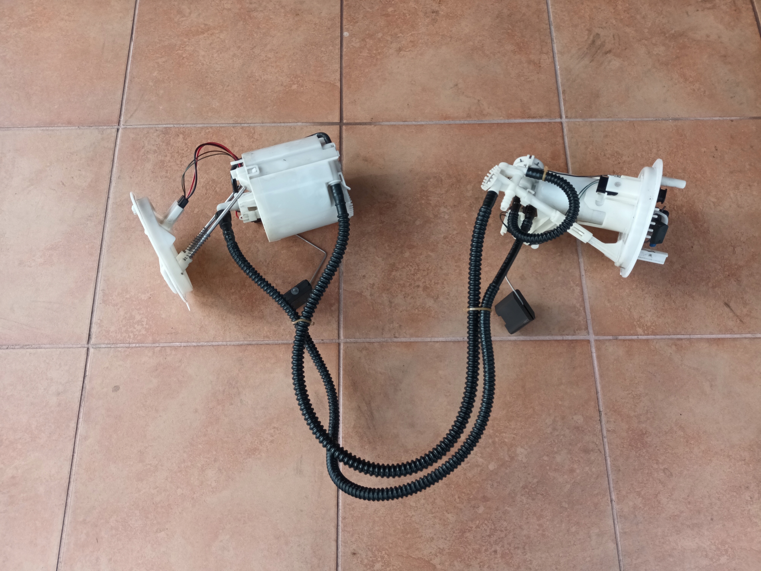 A2044700394 - Поплавковий насос MERCEDES W204 1,8 KOMPRESSOR купити на ...