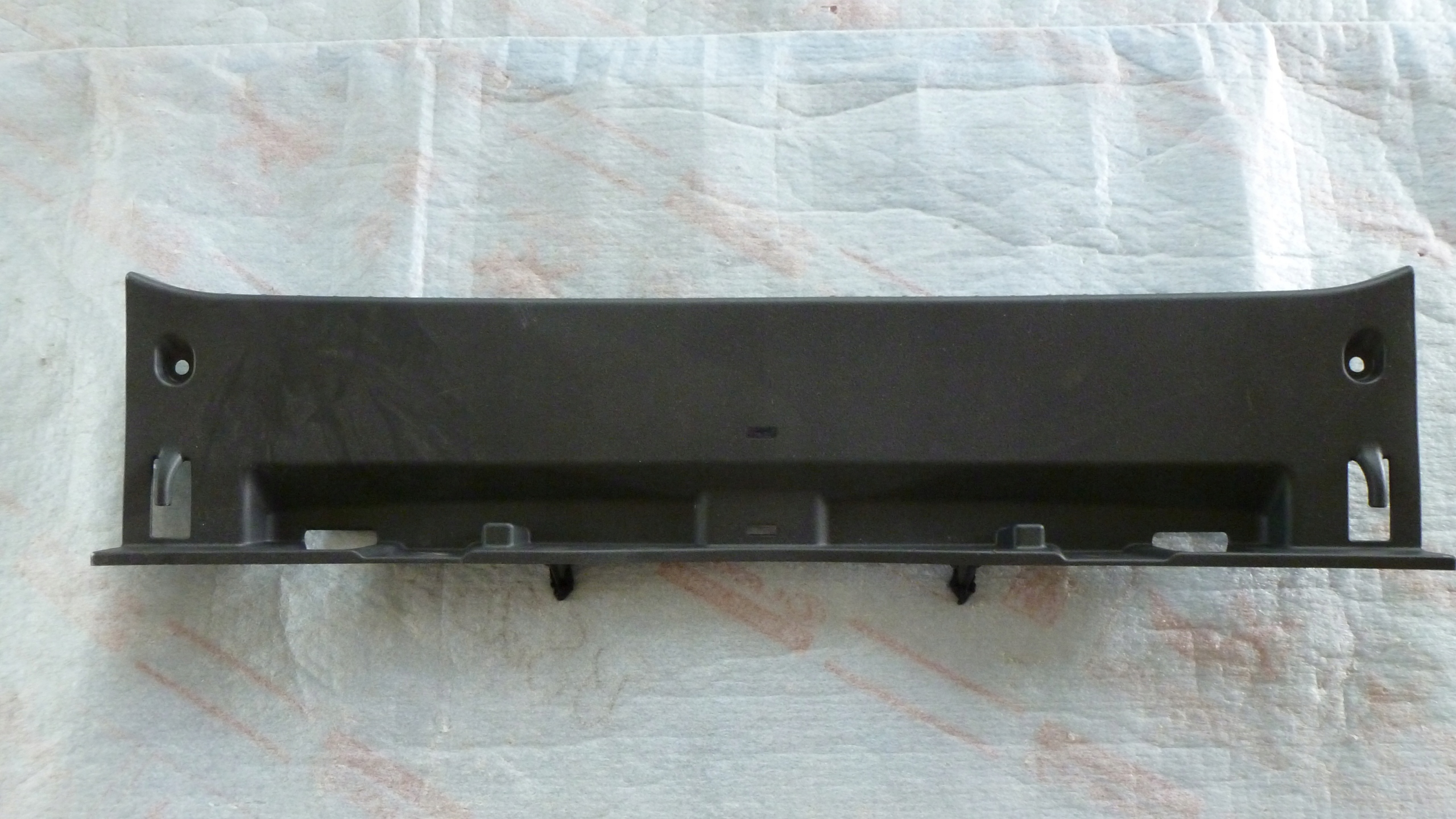 TOYOTA COROLLA NAKŁADKA PASA TYLNEGO 58387-12070 za 120.00PLN z POZNAN ...