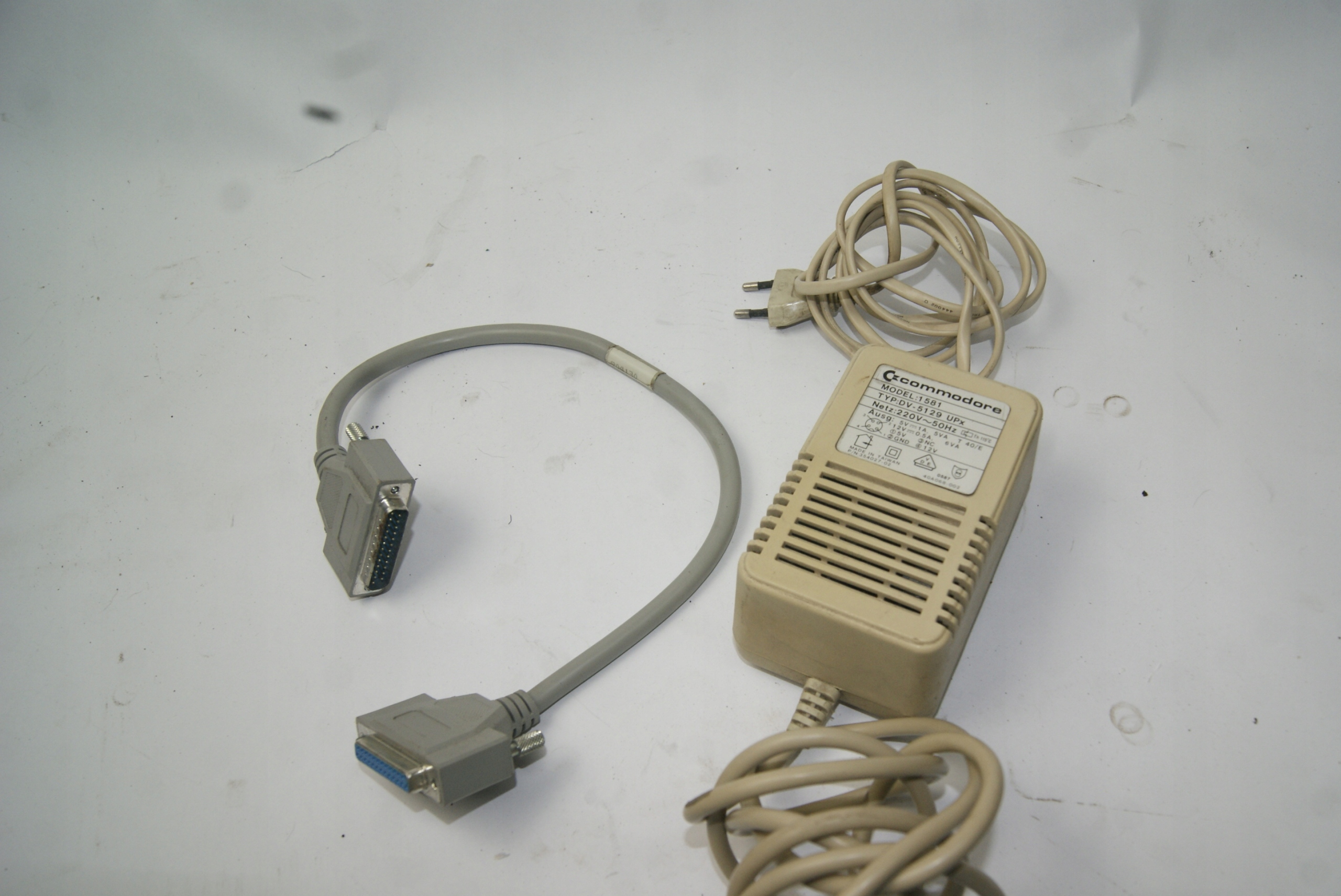 Zasilacz Commodore 128 - Niska cena na Allegro