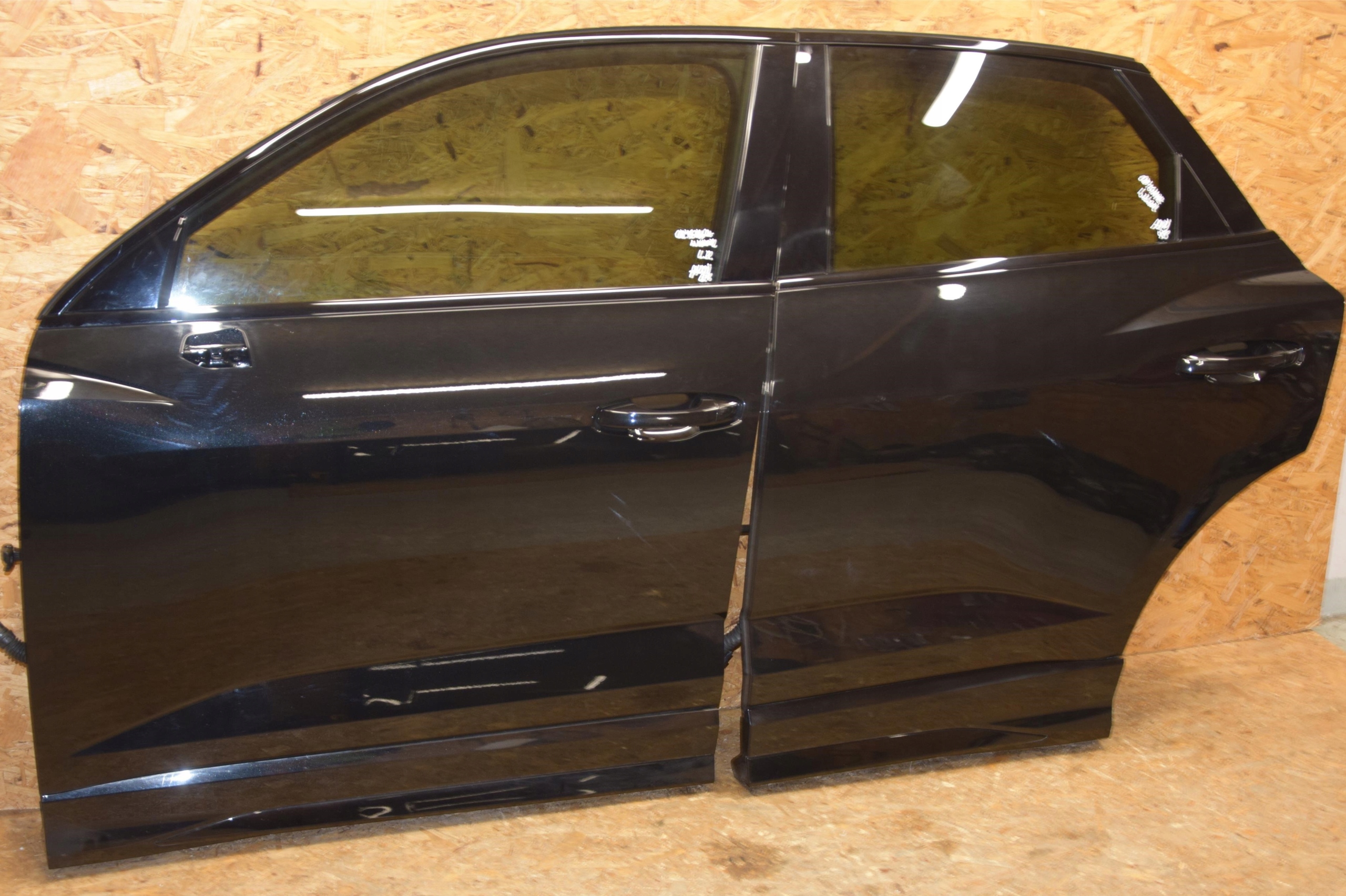 DRZWI LEWY PRZÓD LEWY TYŁ KOMPLETNE AUDI Q3 SPORTBACK S-LINE Y9T 22r ... DRZWI LEWY PRZÓD LEWY TYŁ KOMPLETNE AUDI Q3 SPORTBACK S-LINE Y9T 22r ...