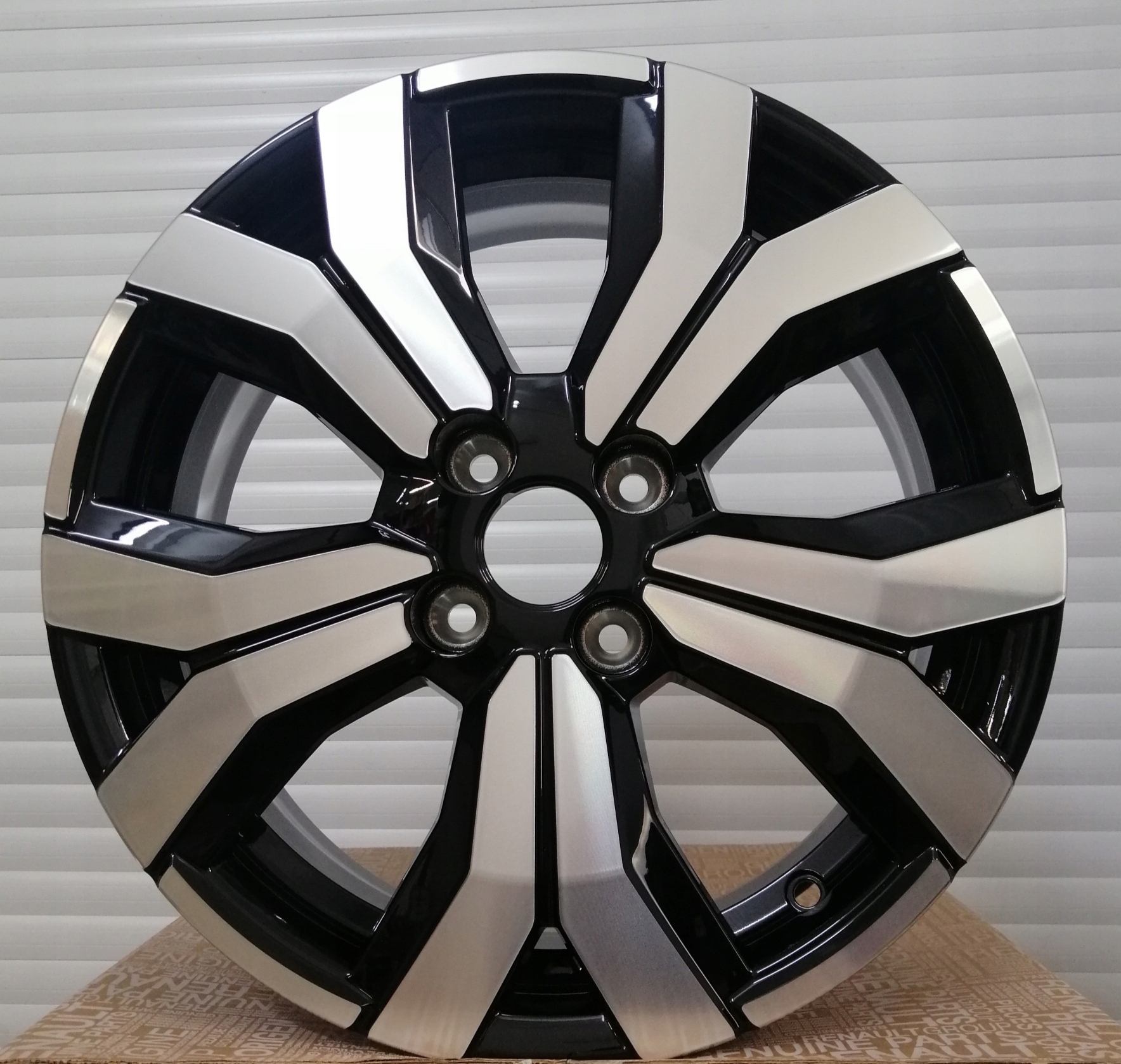 Felga Mahalia 16" Dacia Sandero III Stepway 403004026R za 600 zł z ...