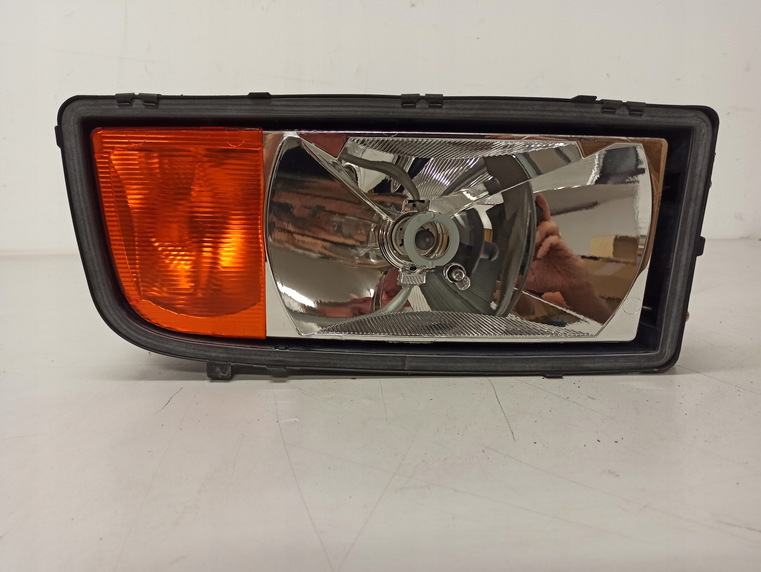 LAMPA PRAWY PRZÓD MERCEDES ACTROS MP I 9418202861 za 220 zł z Gorzów ...