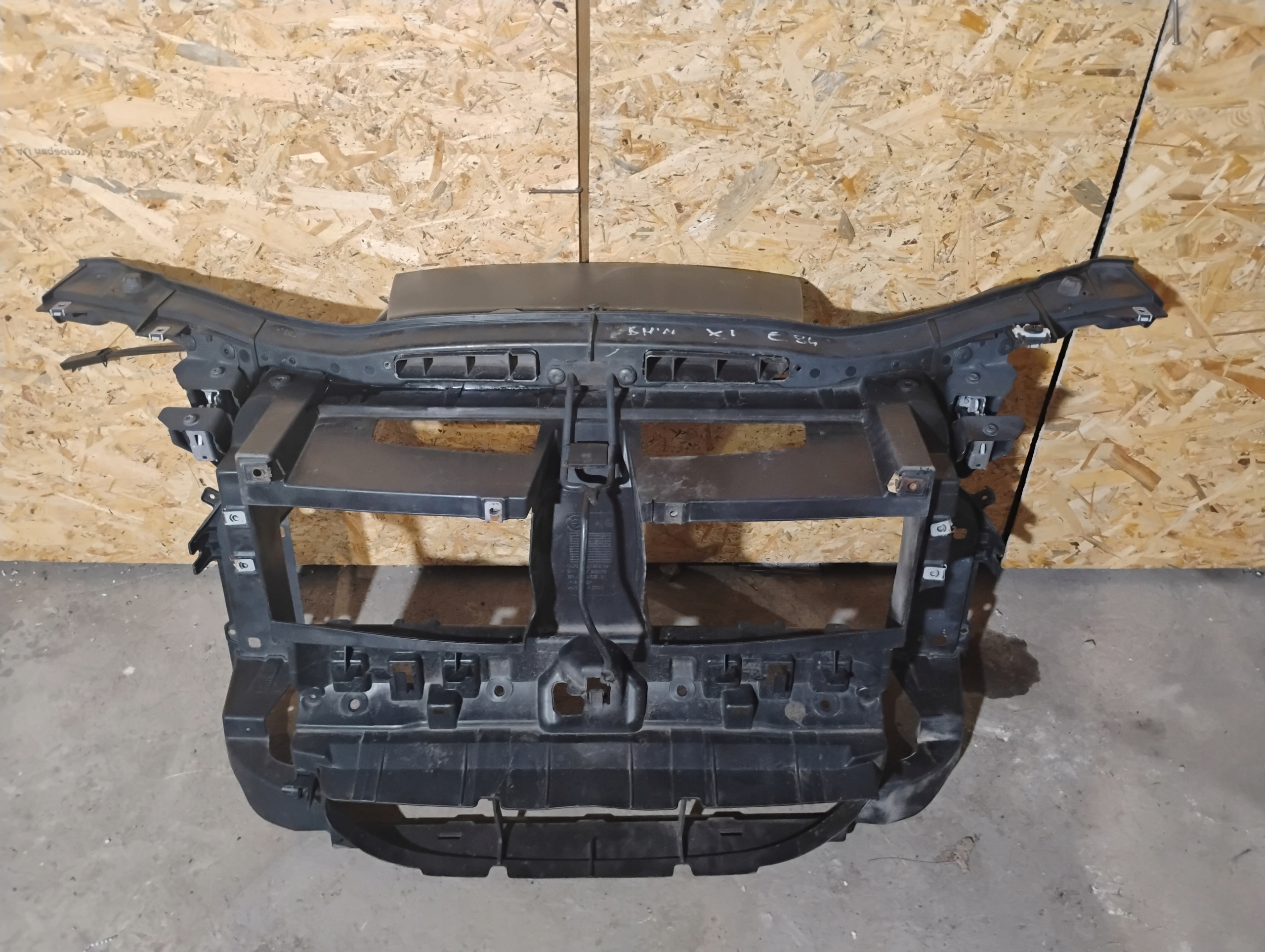 Передняя панель крепления облицовки (телевизор) BMW X1 E84 (2009-2012 ...