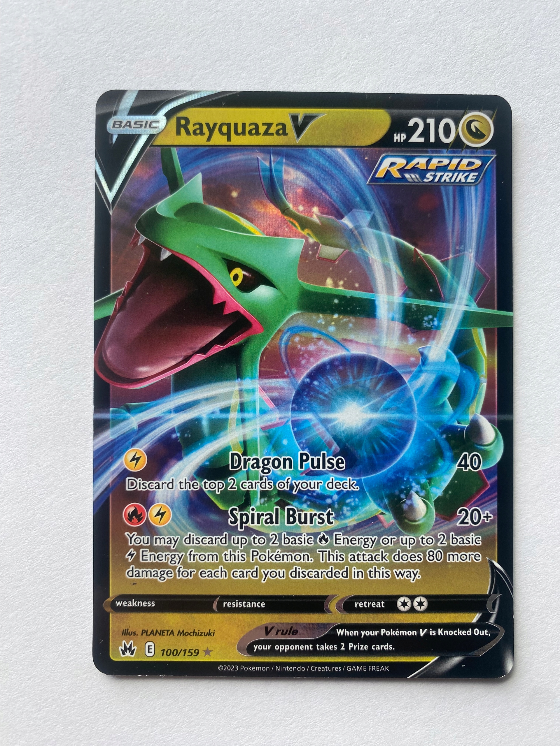 Rayquaza V (Crown Zenith | CRZ 100) - Ultra vzácny - Takmer hotový ...