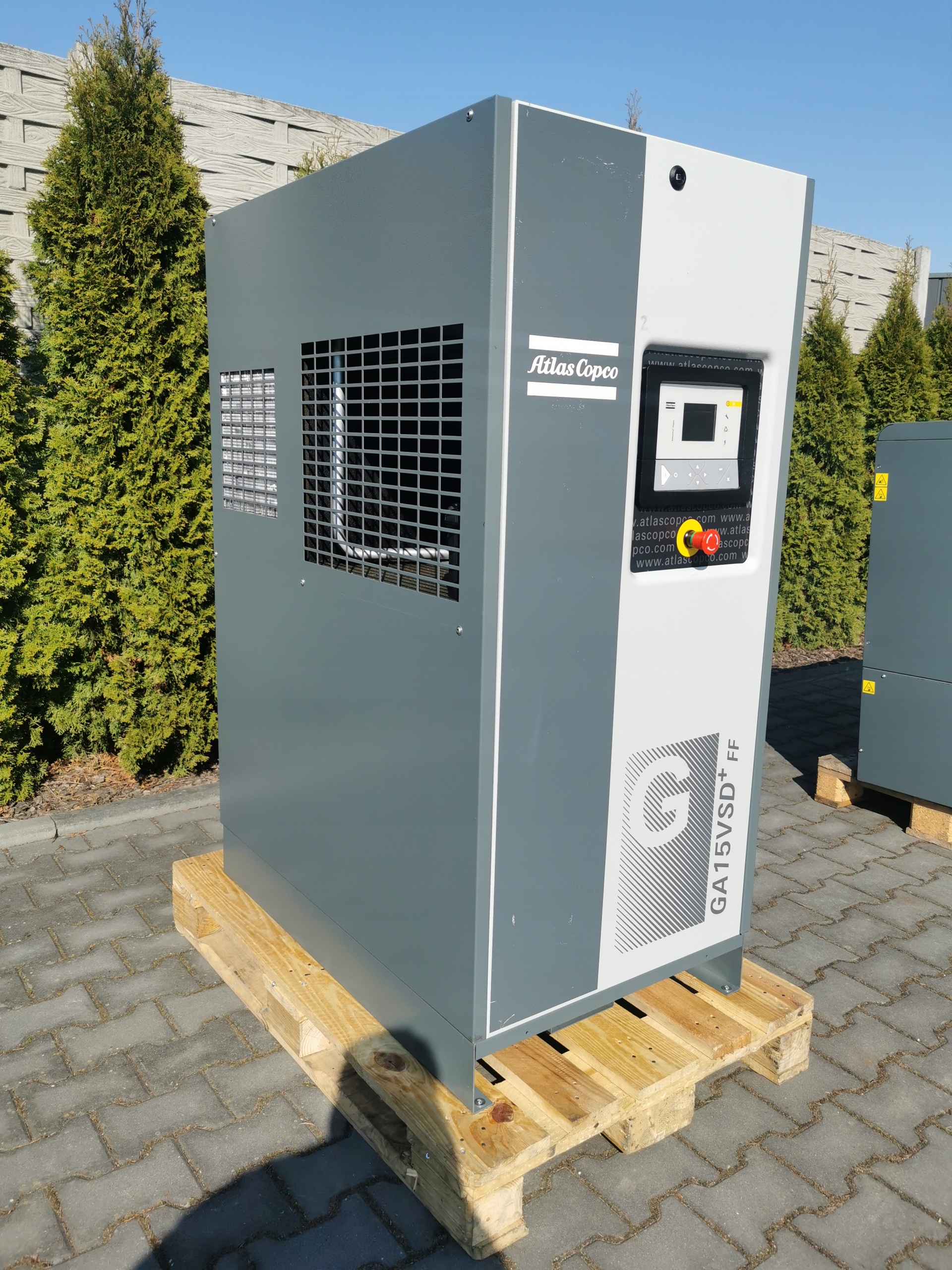 15kw + FALOWNIK kompresor śrubowy 2510L/m ATLAS COPCO GA15VSD ...