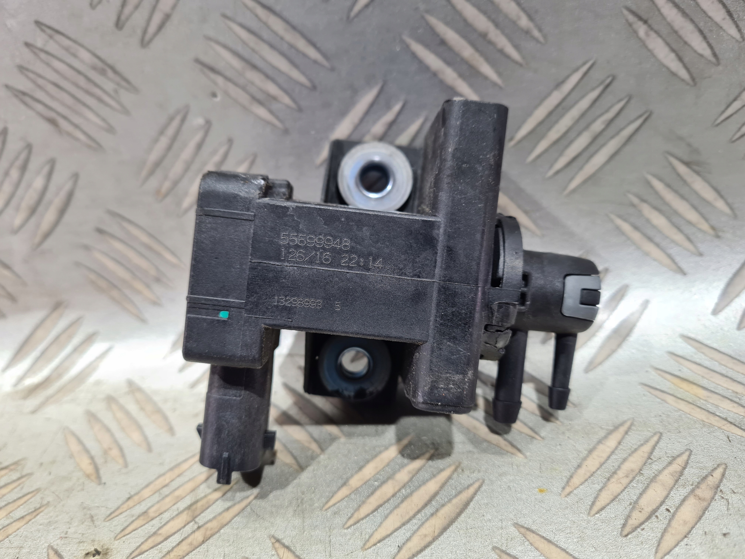 Opel OE 55599948 zawór podciśnienia - porównaj ceny - Allegro.pl