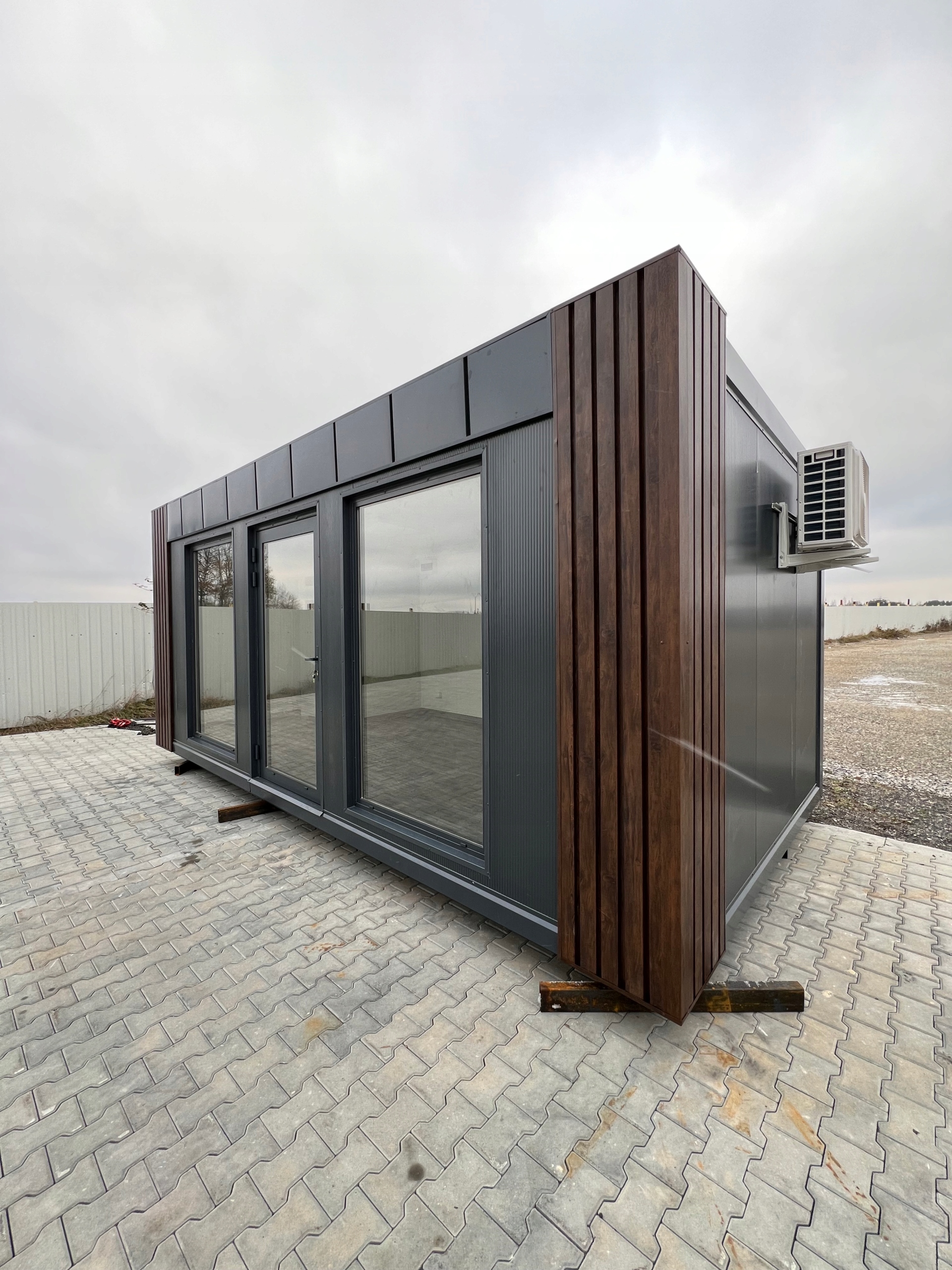Kontener biurowy pawilon z płyty warstwowej 6x3m Global Home Containers ...