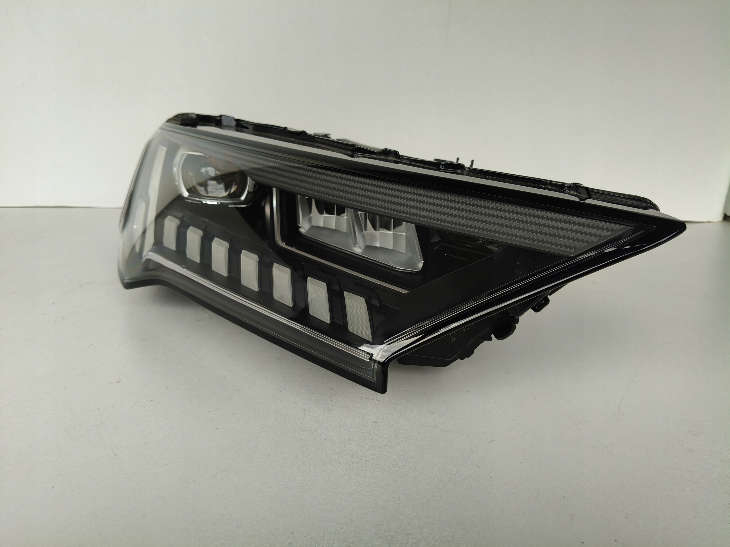 LAMPA PRAWA REFLEKTOR AUDI Q7 4M 4M0 19- LIFT FULL LED MATRIX za 6000 ...