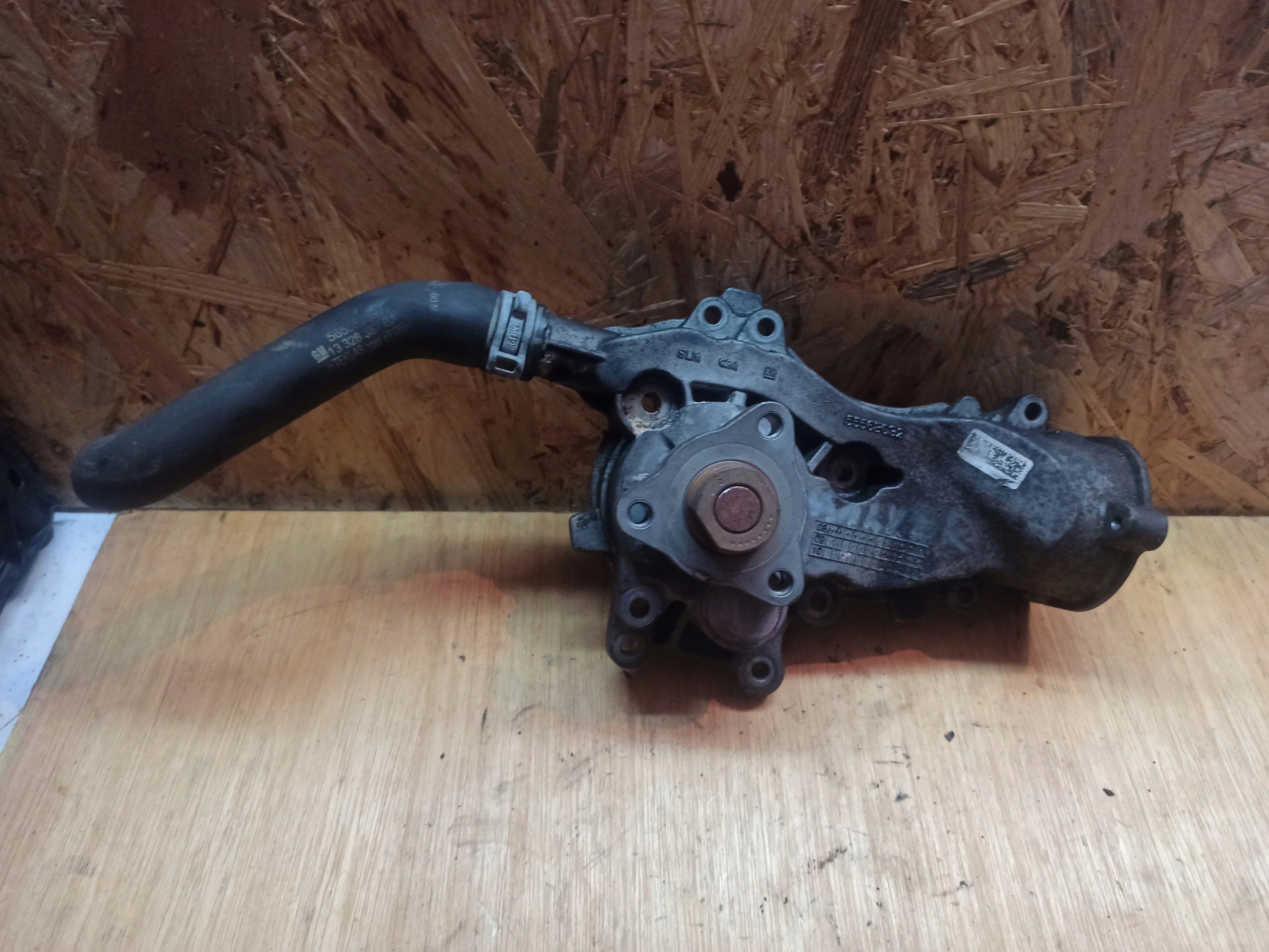 Opel OE 55568032 pompa wody - porównaj ceny - Allegro.pl