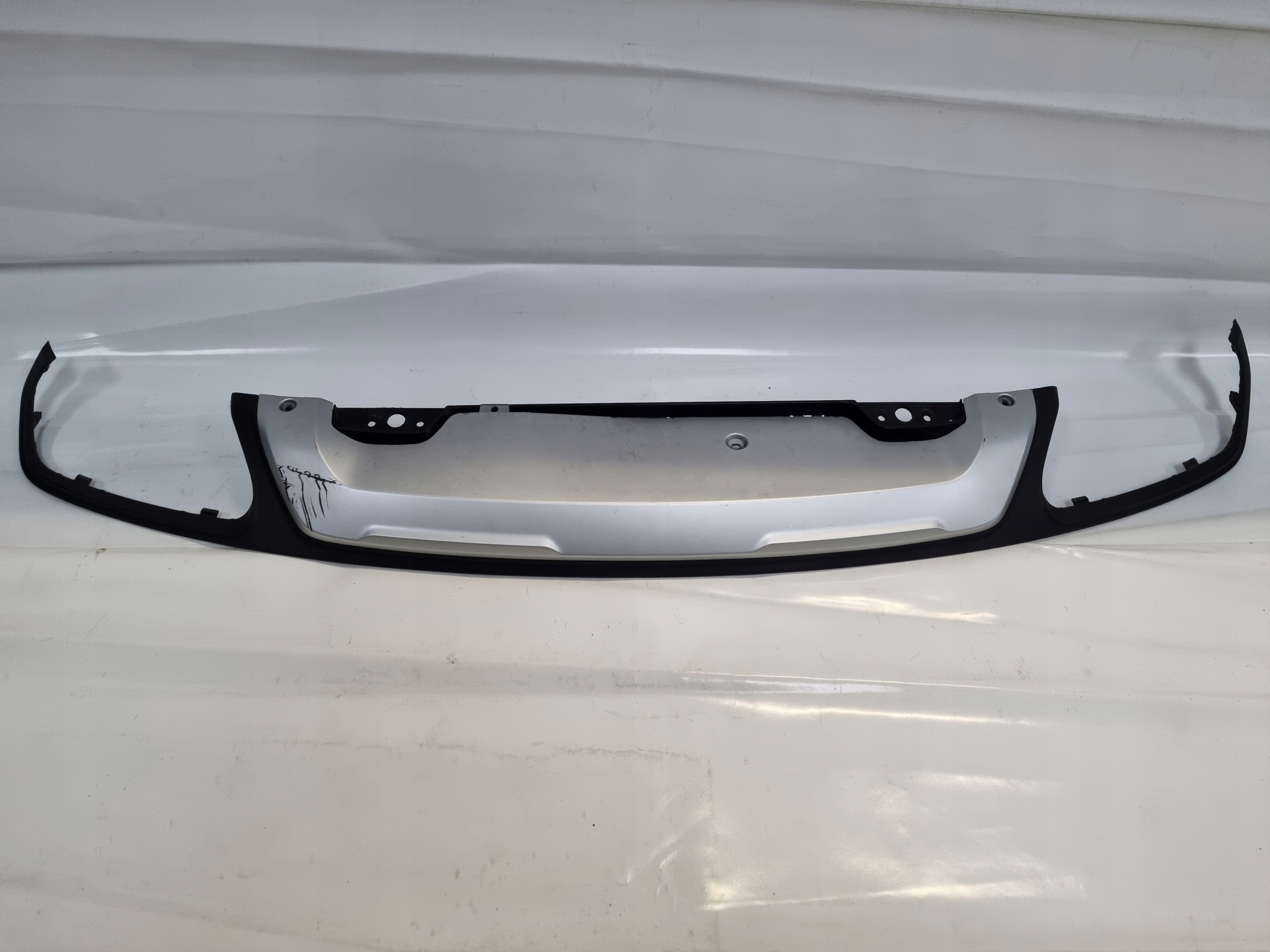 Volvo XC40 Dyfuzor Spoiler Tylnego Zderzaka 31407965 31407965 za 250 zł ...