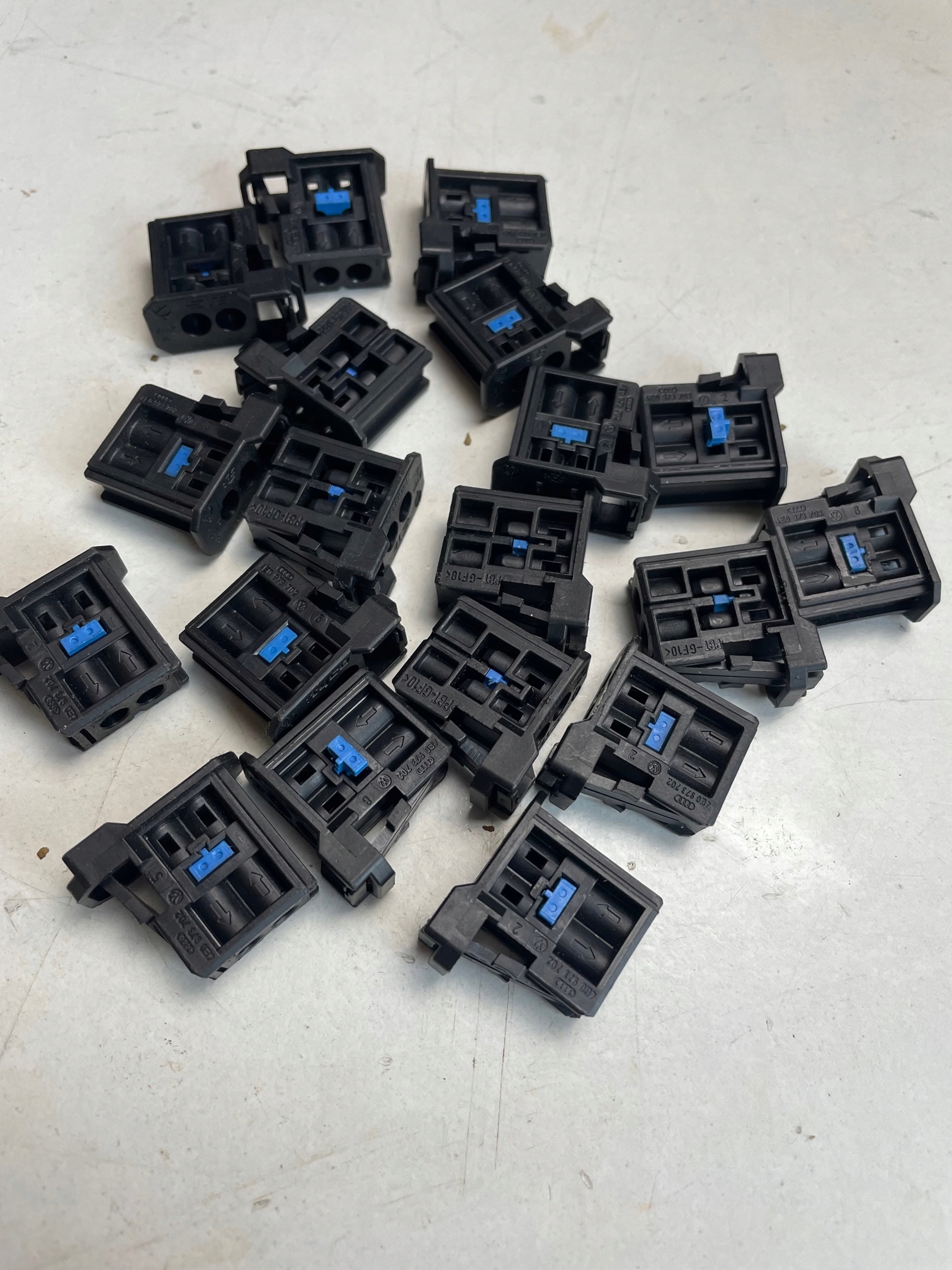 Wtyczka kostka Audi OE 4E0973702 za 19.00PLN z GÓZD k/RADOMIA - Allegro ...