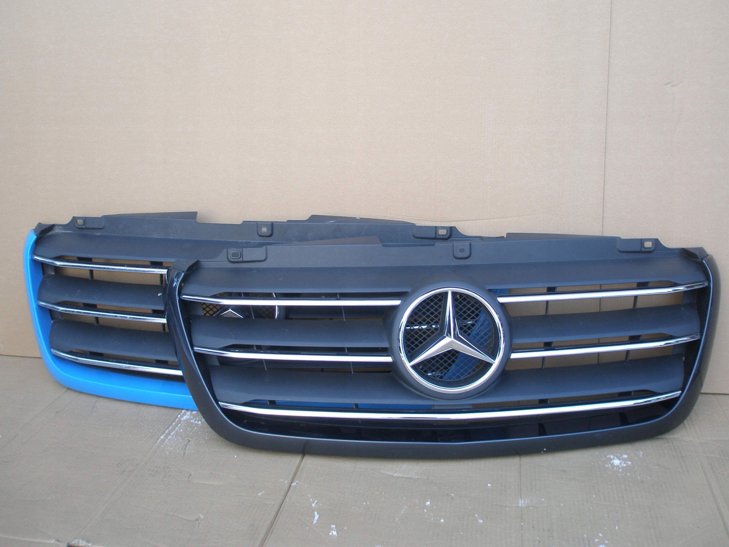 Mercedes Sprinter W 907 Model Grill Atrapa Emblemat Chrom Oryginał Mer ...