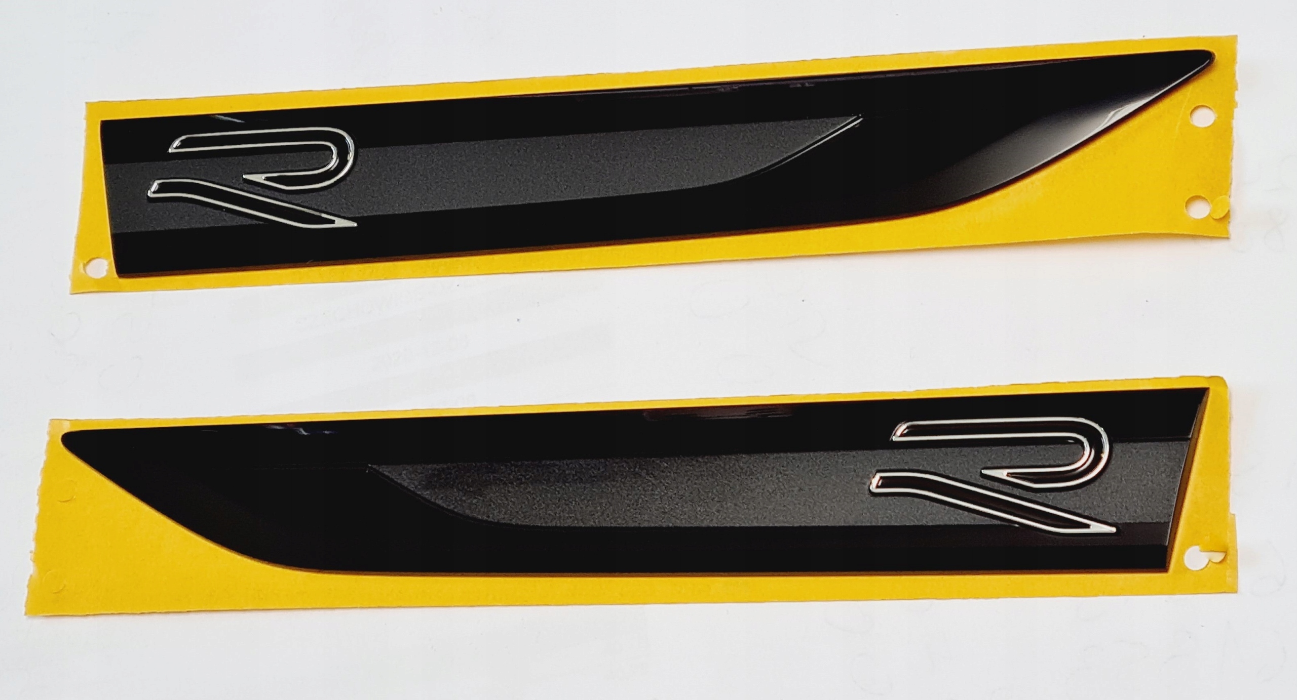 VW GOLF 8 R-LINE EMBLEMAT BŁOTNIK PRZÓD KOMPLET za 249.00PLN z ...