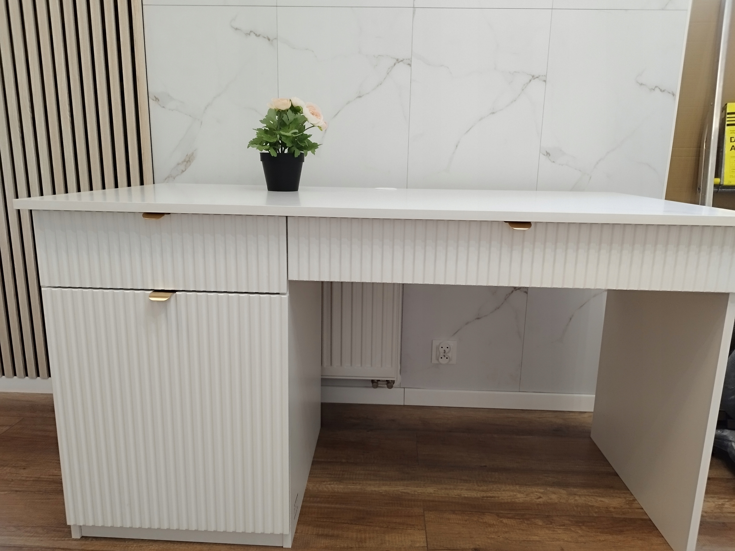 Biurko Ryflowane PALERMO Produkt Polski • Cena, Opinie • Biurka ...