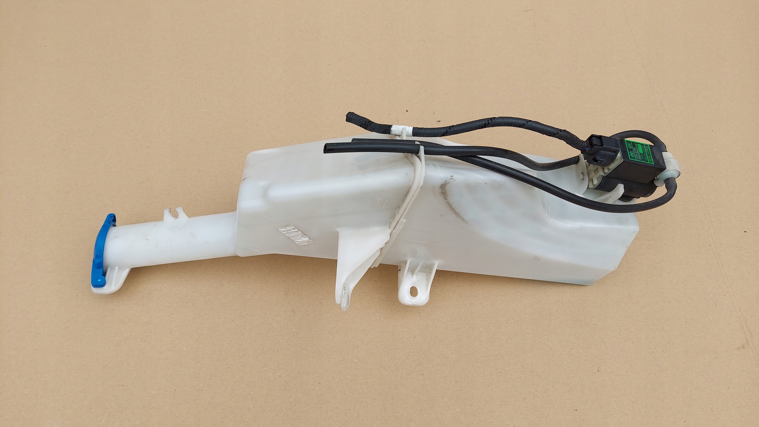 ZBIORNICZEK SPRYSKIWACZY KIA VENGA HYUNDAI IX20 98610-1P000 ZBIORNICZEK ...