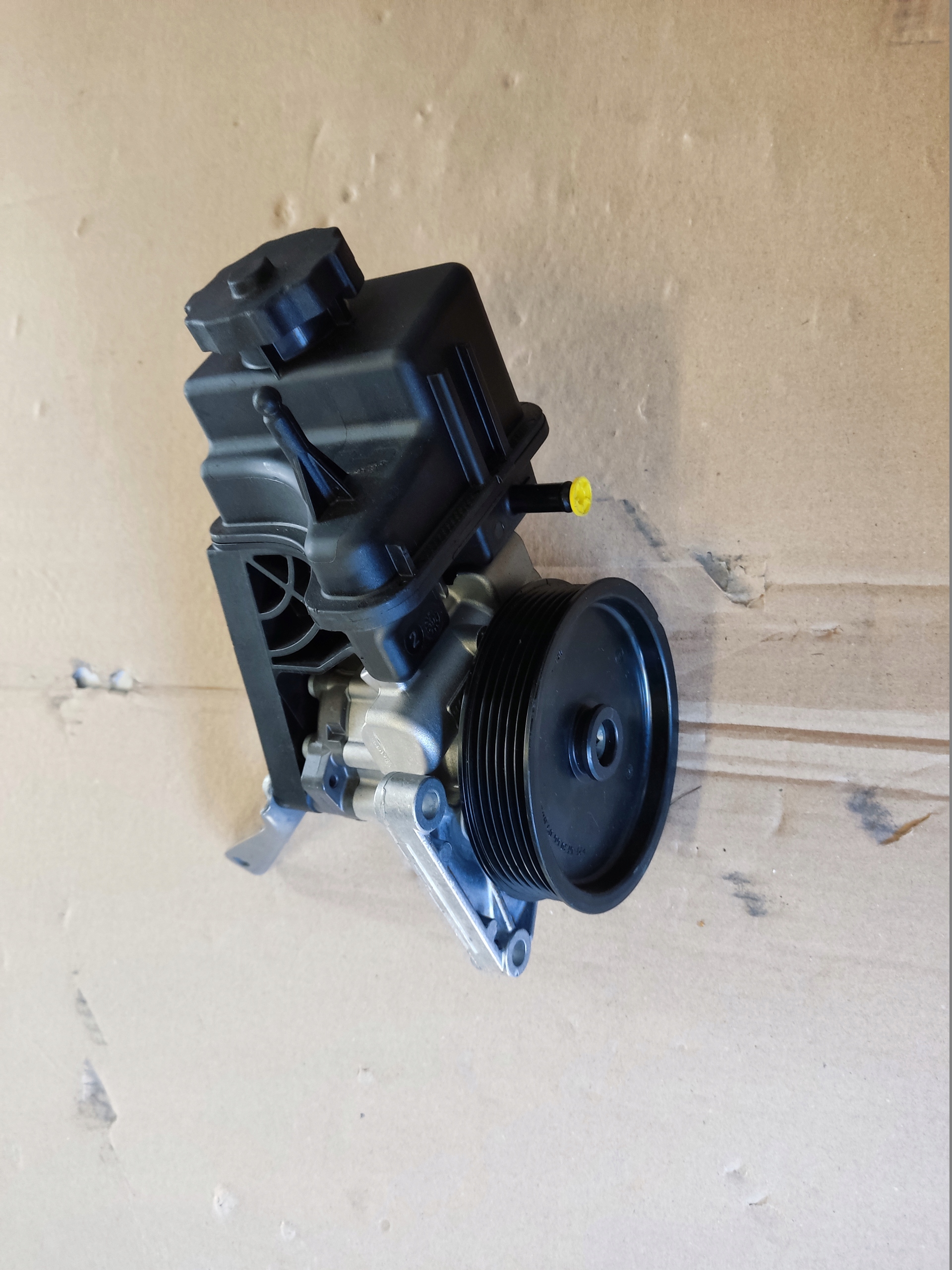 POMPA WSPOMAGANIA ZF MERCEDES A0064661601 A0064661601 za 600 zł z ...