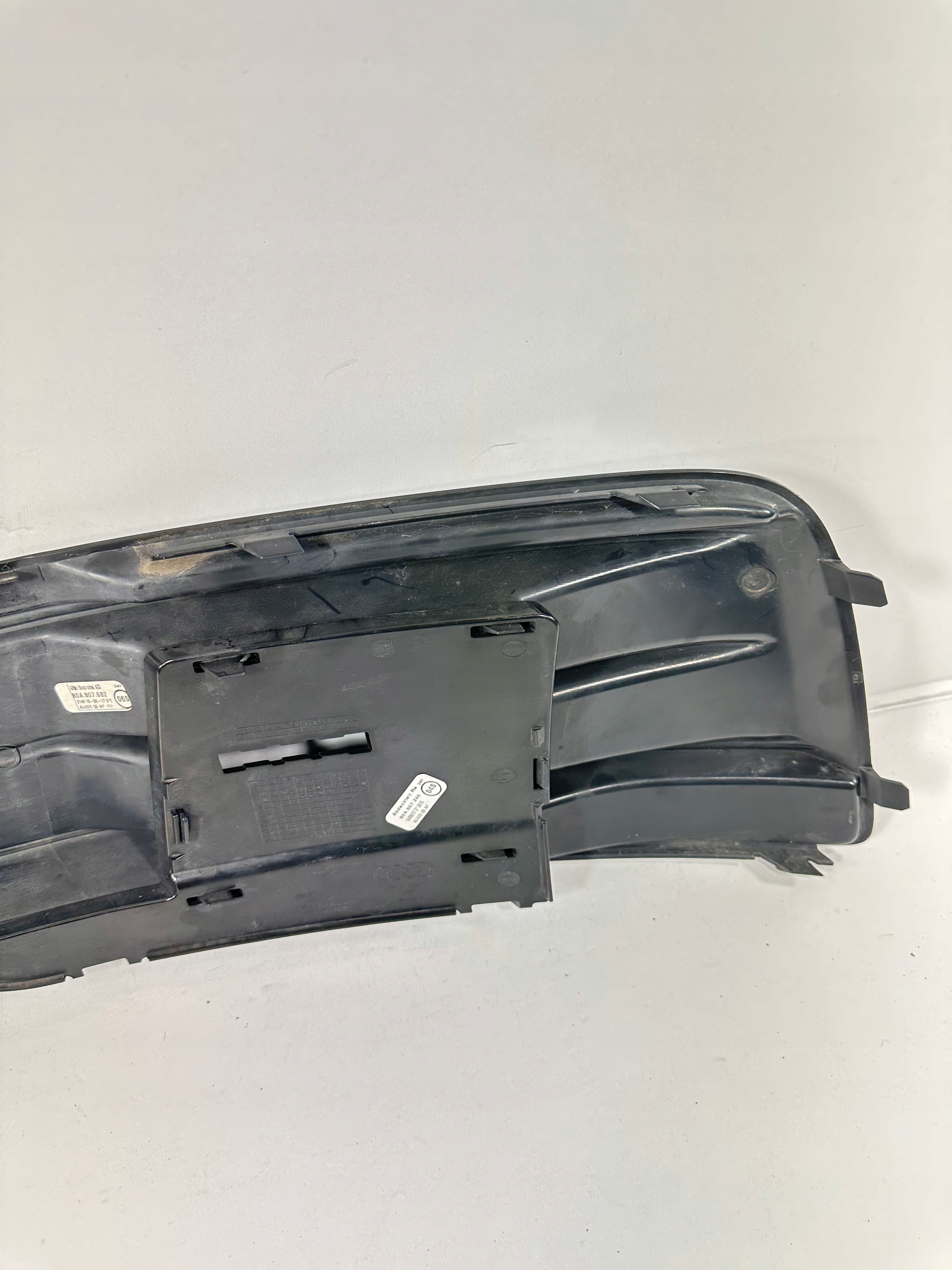 Q5 80A РЕШЕТКА БАМПЕРА ПРАВАЯ 80A807246 80A807680A Купить Недорого Украина