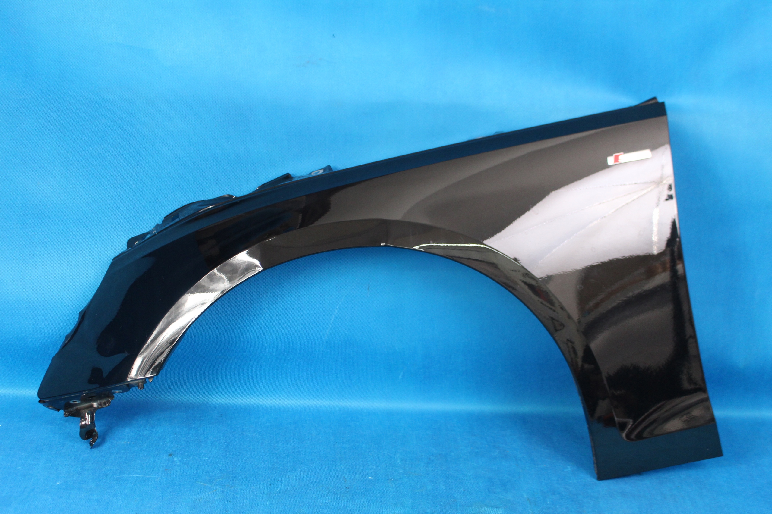 AUDI A4 B9 LIFT BŁOTNIK PRZÓD LEWY 8W0821105D LY9T 2022R z Stalewo 9A ...