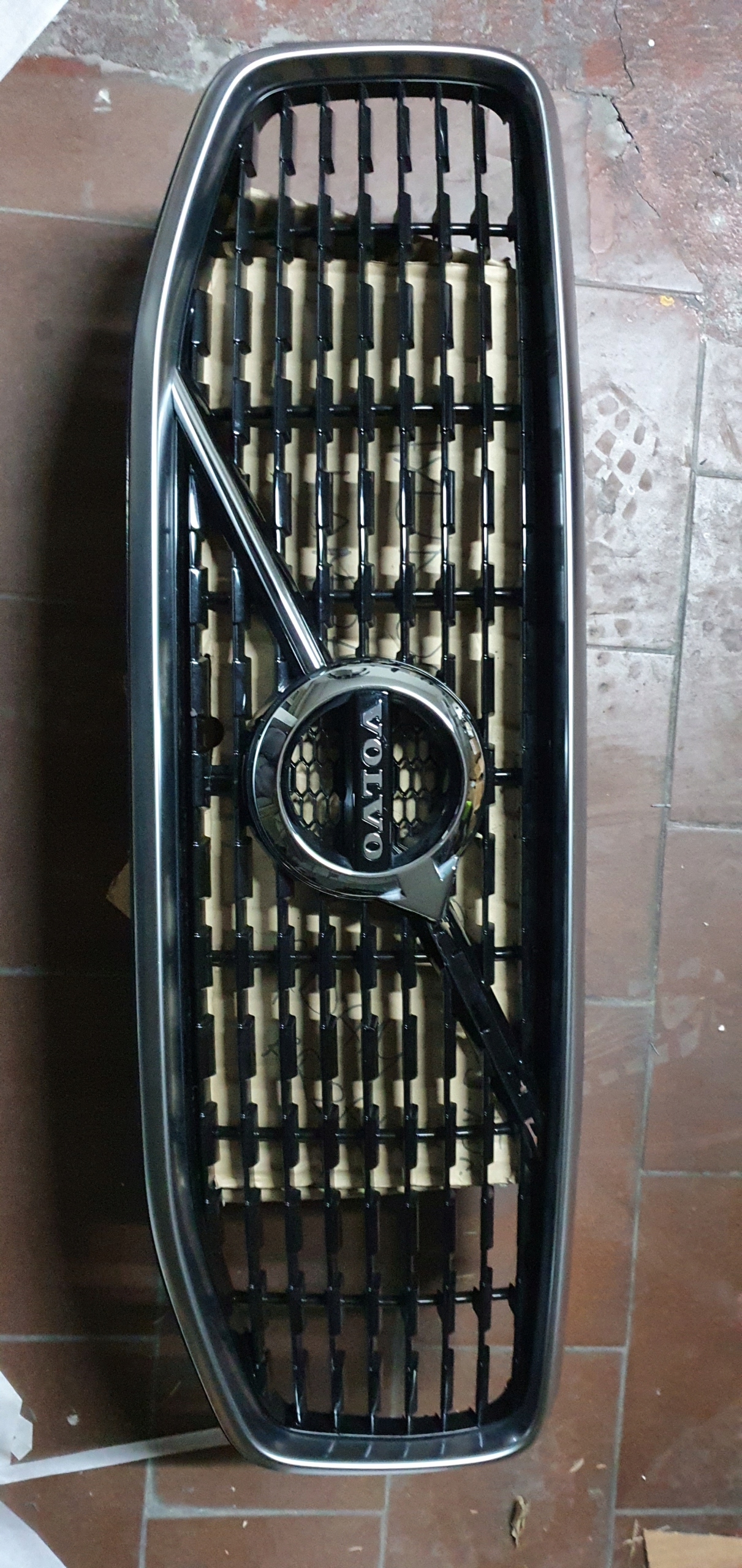 Volvo OE 31425405 design grill atrapa • Cena, Opinie - Allegro