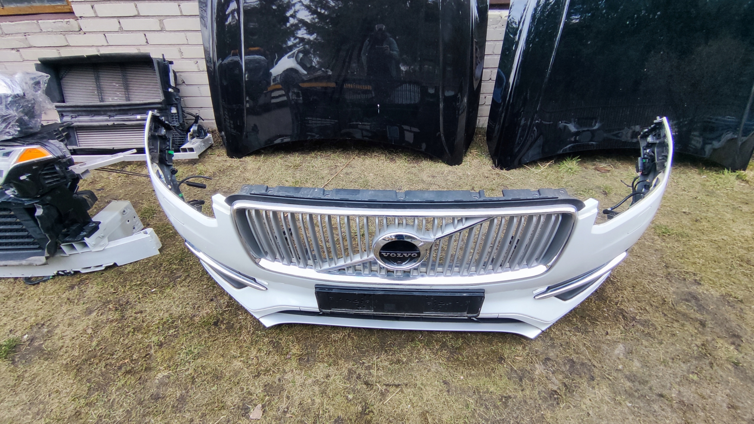 VOLVO XC90 ZDERZAK PRZÓD PRZEDNI KOMPLETNY 6 PDC KAMERA SPRYSKI HALOGEN ...