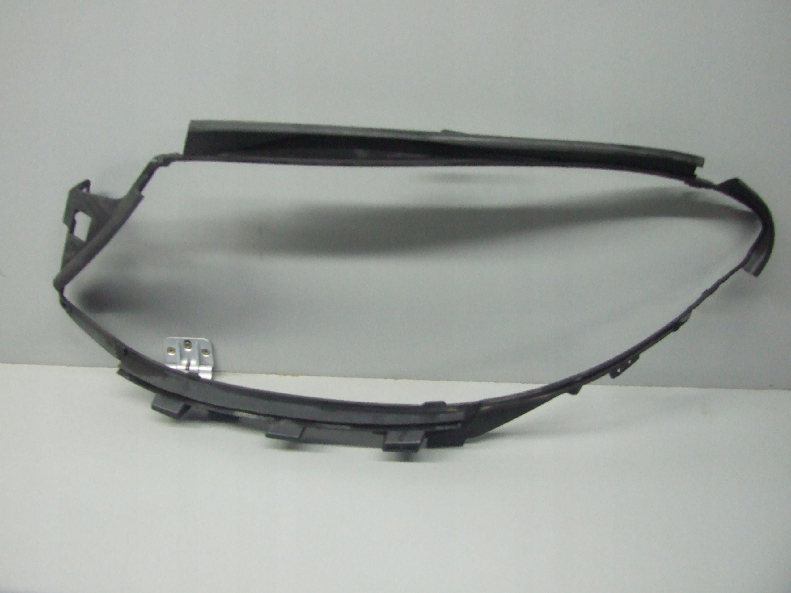 USZCZELKA LAMPY LEWEJ MERCEDES GLE W166 1668260158 1668260158 za 69 zł ...