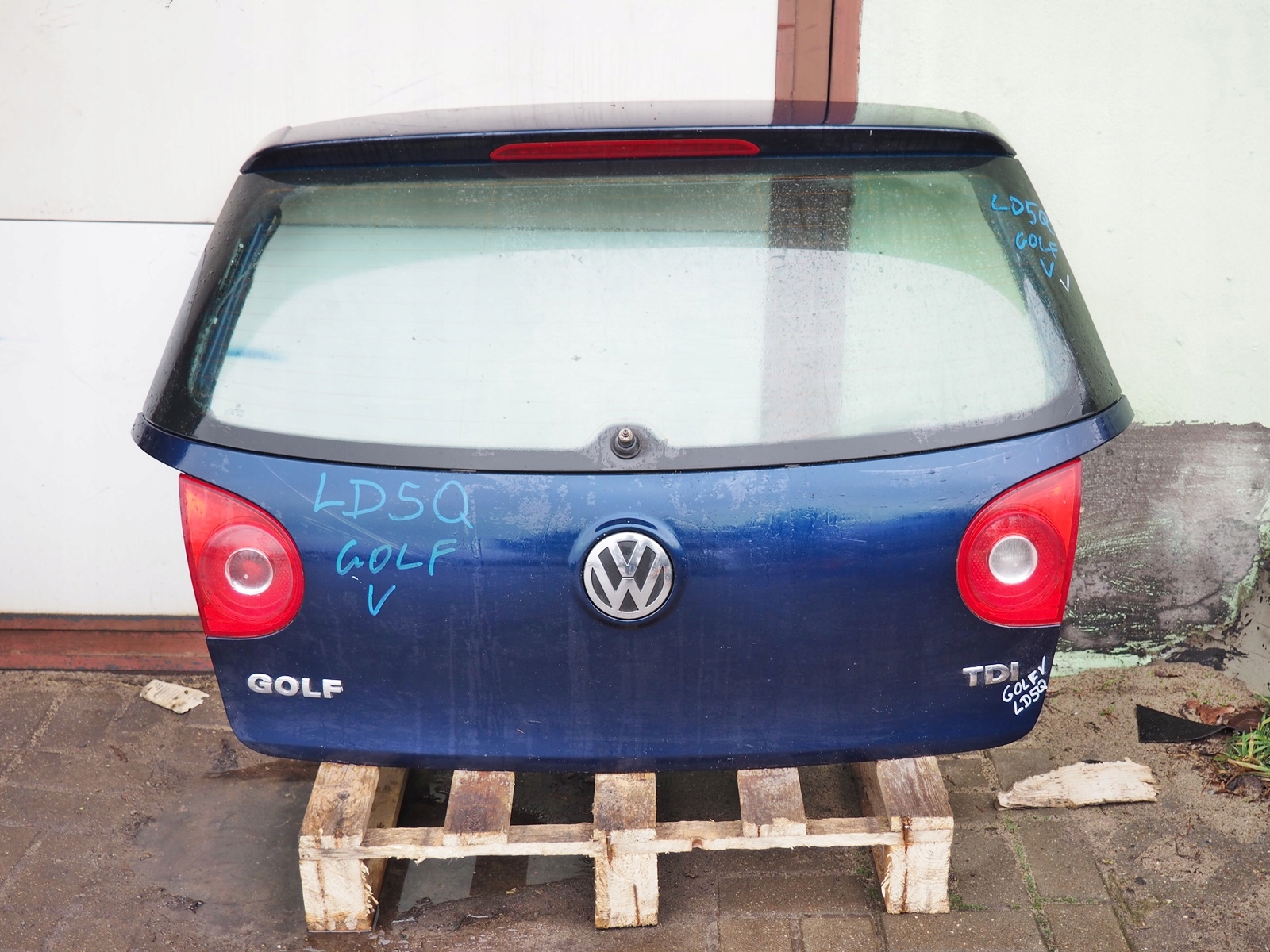 VW GOLF V 5 KLAPA TYŁ TYLNA BAGAŻNIKA Z SZYBĄ KOLOR LD5Q ŁADNA za 699 ...