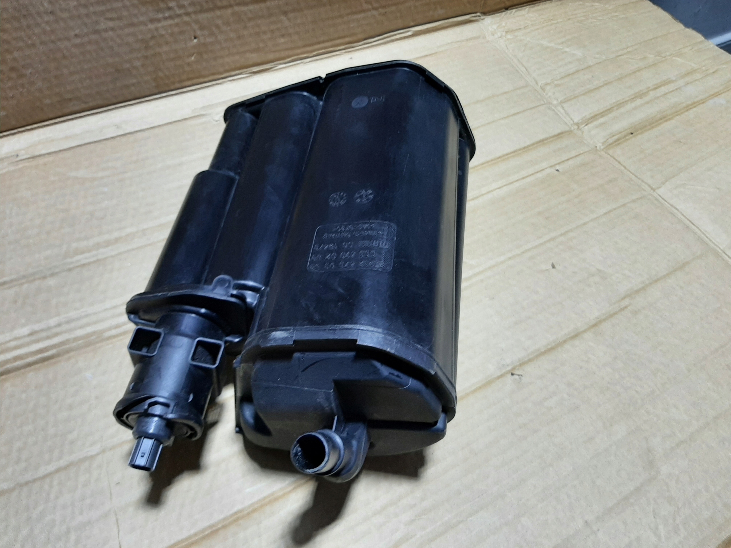 MERCEDES CLS W218 63 AMG FILTR WĘGLOWY PAROWNIK za 279.00PLN z Stróżewo ...