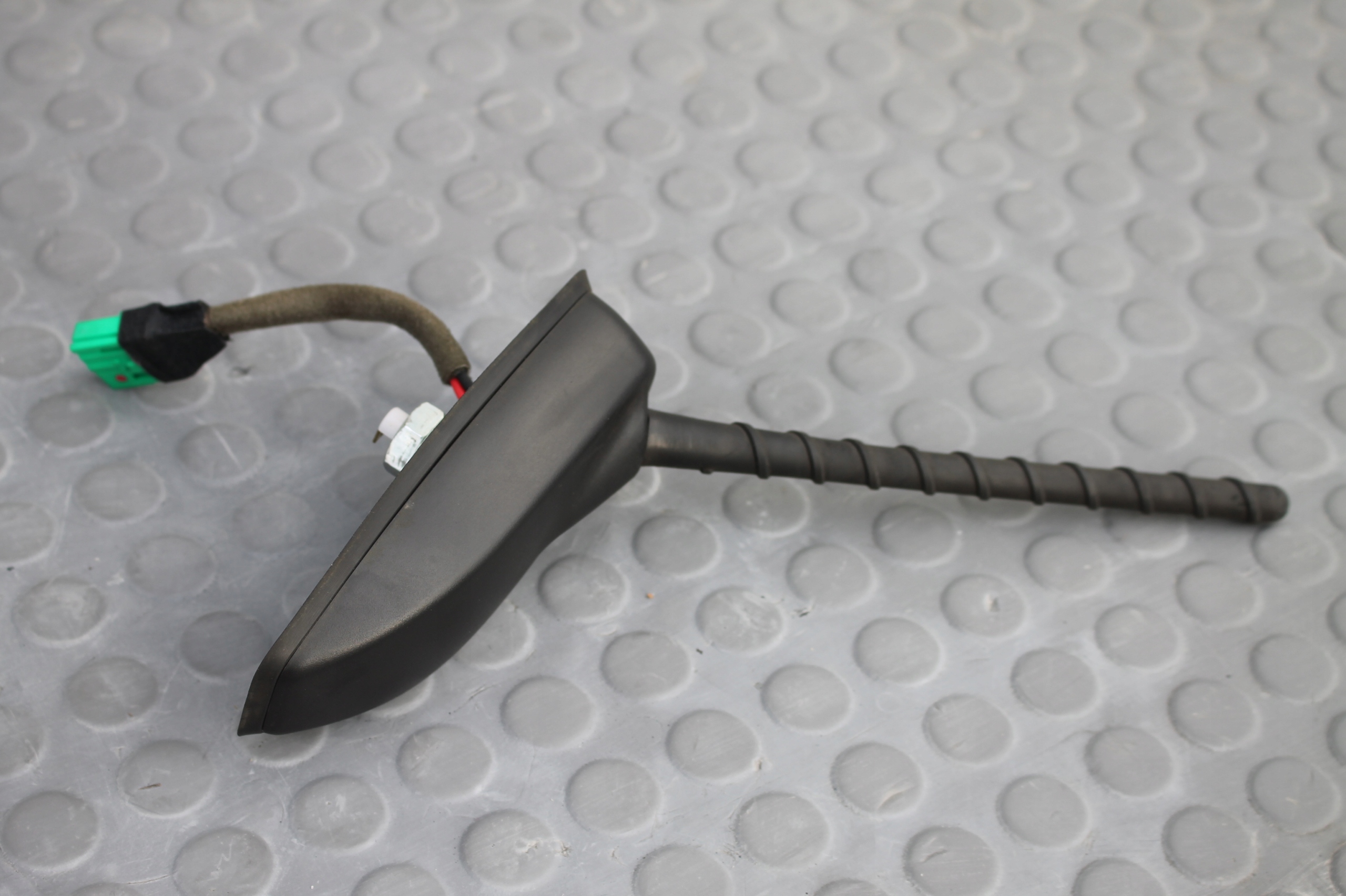 ANTENA DACHOWA RADIA PODSTAWA BAT 2 PIN KIA SOUL II 14-19 96210-B2370 ANTENA DACHOWA BEZ NAVI ...