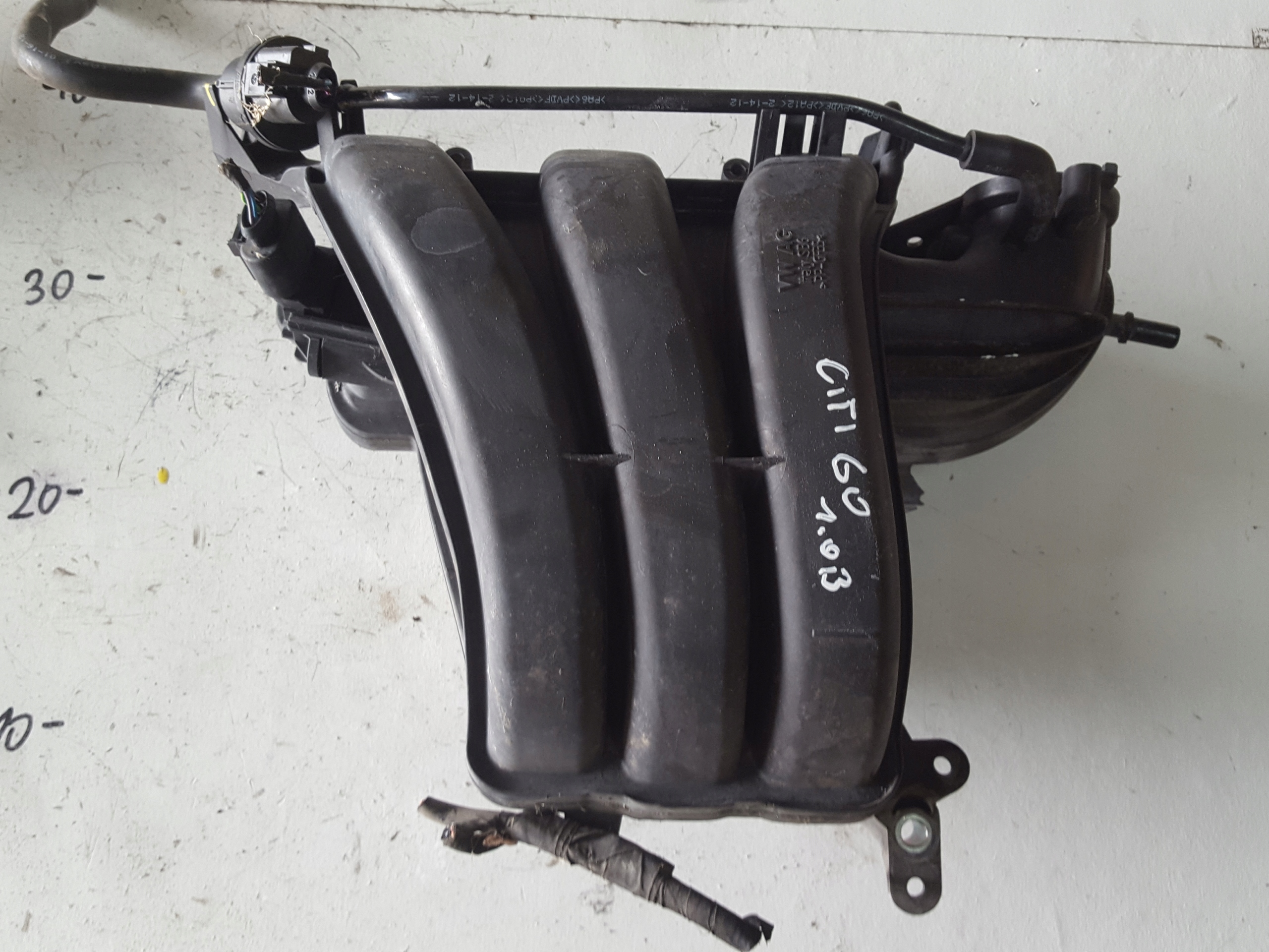 VW UP MII CITIGO 11-16r 1.0 B MPI KOLEKTOR SSĄCY 04C133201 za 970.00PLN ...