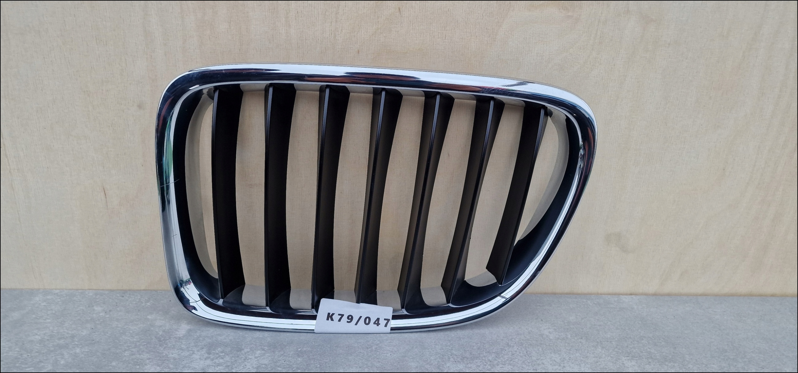 BMW X1 E84 LEWA NERKA KRATKA ATRAPA GRILL NOWY OE 51112993305 K79/047 ...