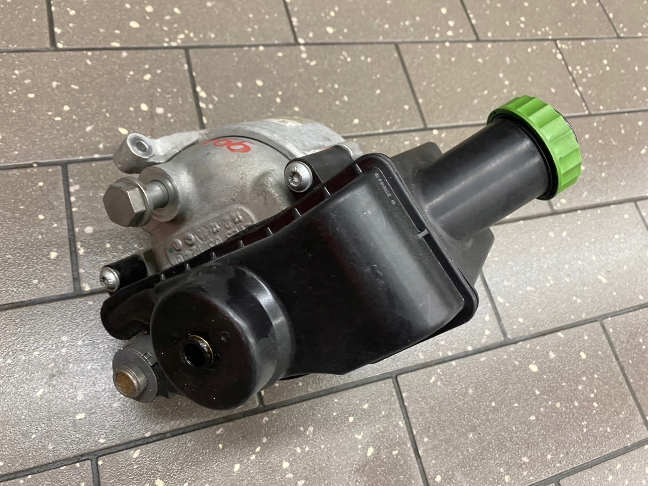 POMPA ZAWIESZENIA PDCC HYDRAULICZNA PORSCHE 911 991 POMPA ZAWIESZENIA ...