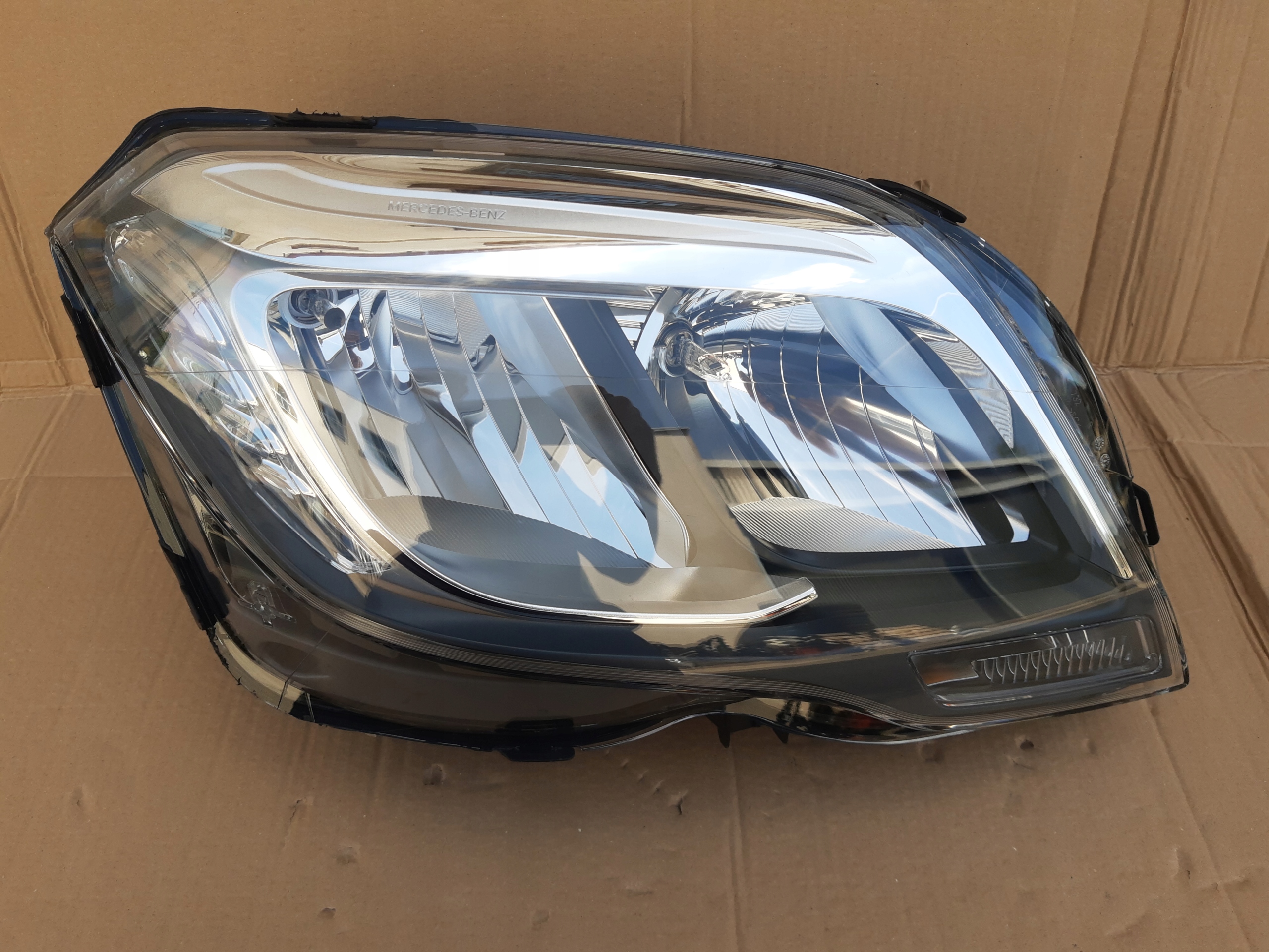 Mercedes-Benz OE A2048201039 reflektor - porównaj ceny - Allegro.pl