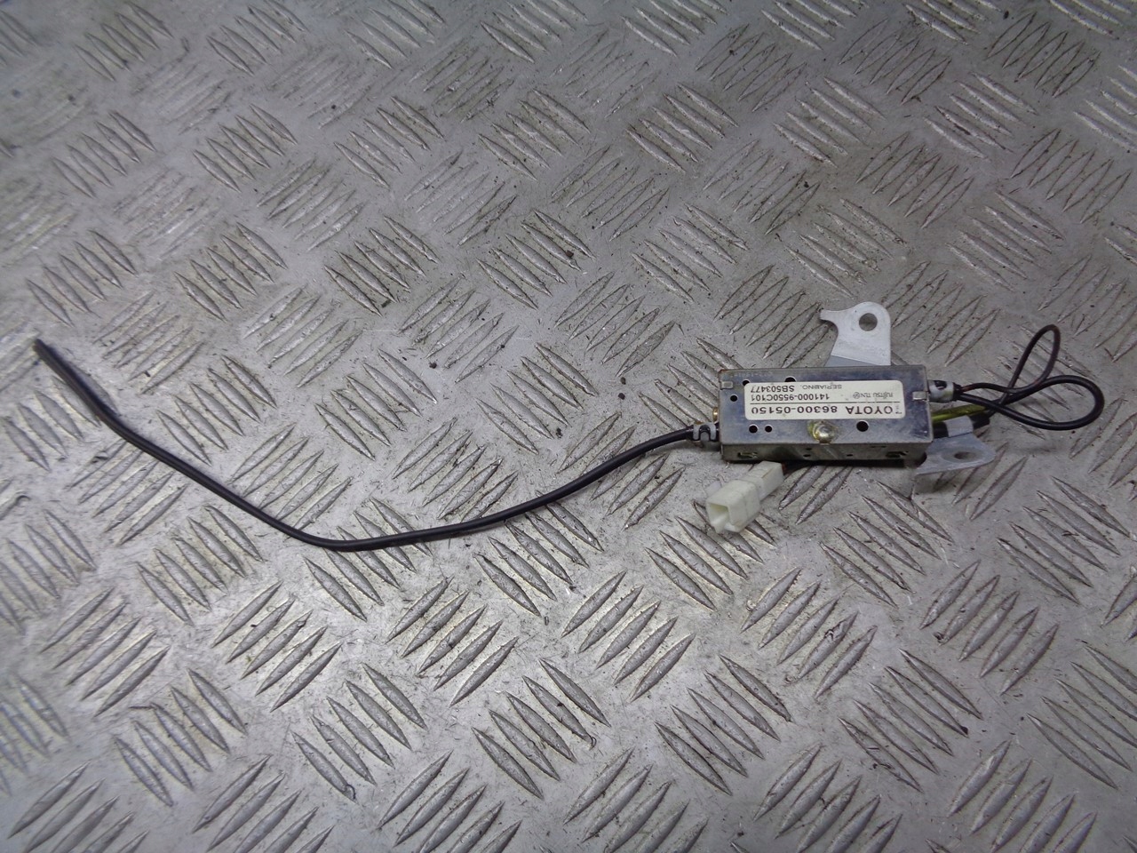 WZMACNIACZ ANTENOWY AVENSIS T25 86300-05150 za 45.00PLN z Piotrków ...