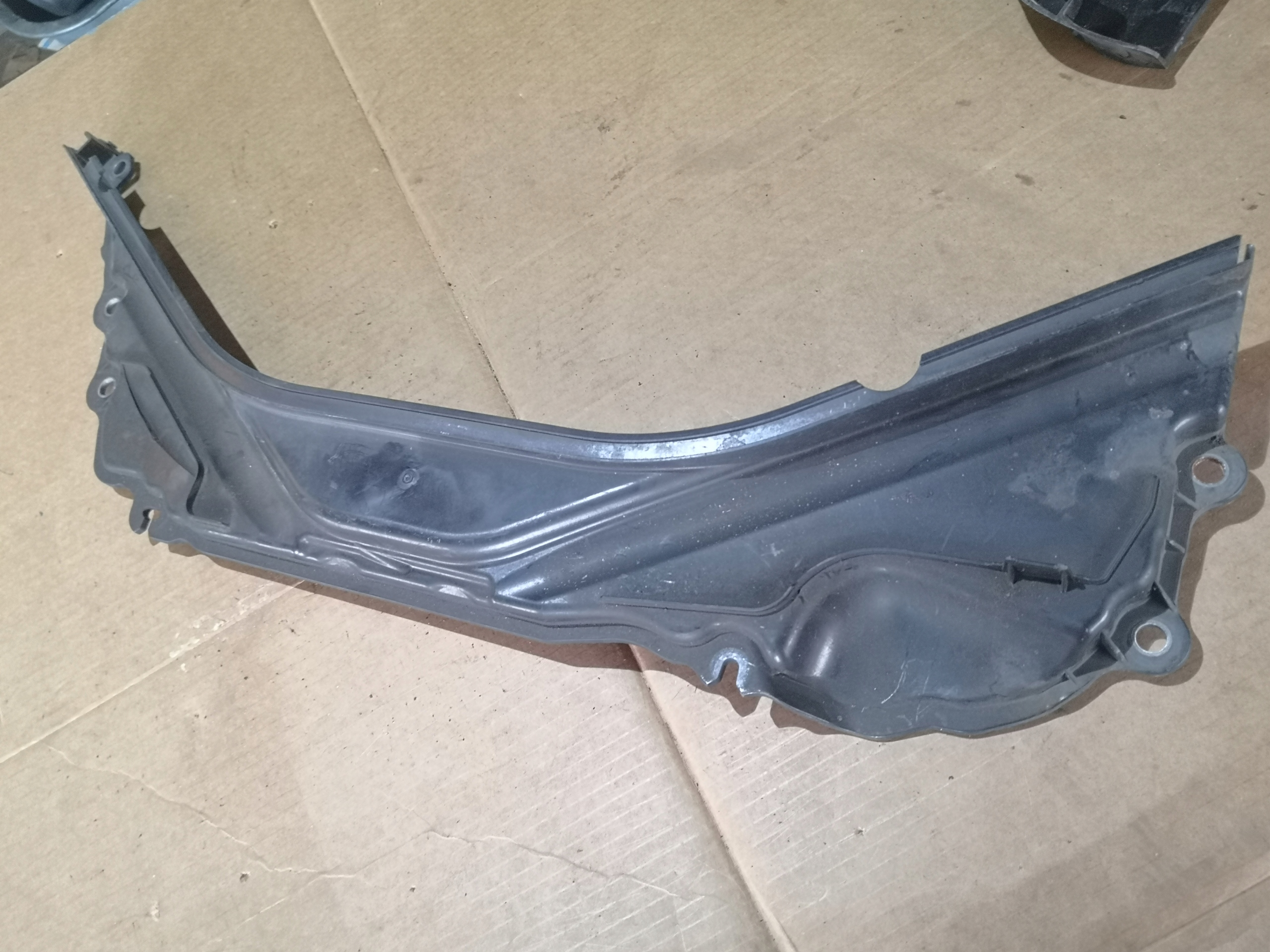 BMW F30 F20 PODSZYBIE OSŁONA PODSZYBIA 7331243 BMW F30 F20 PODSZYBIE ...