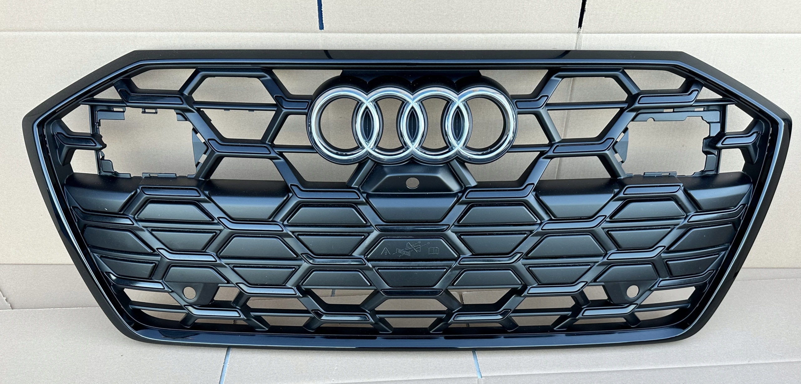 AUDI A6 C8 S LINE LIFT PDC GRILL BLACK RADAR KAMERA za z Siechnice ...