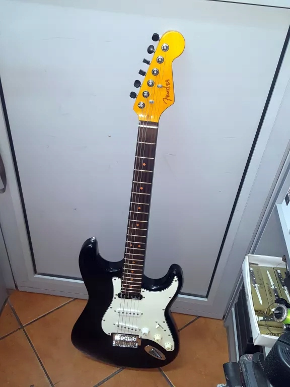 GITARA FENDER ELEKTRYCZNA 17417451299 - Sklepy, Opinie, Ceny w Allegro
